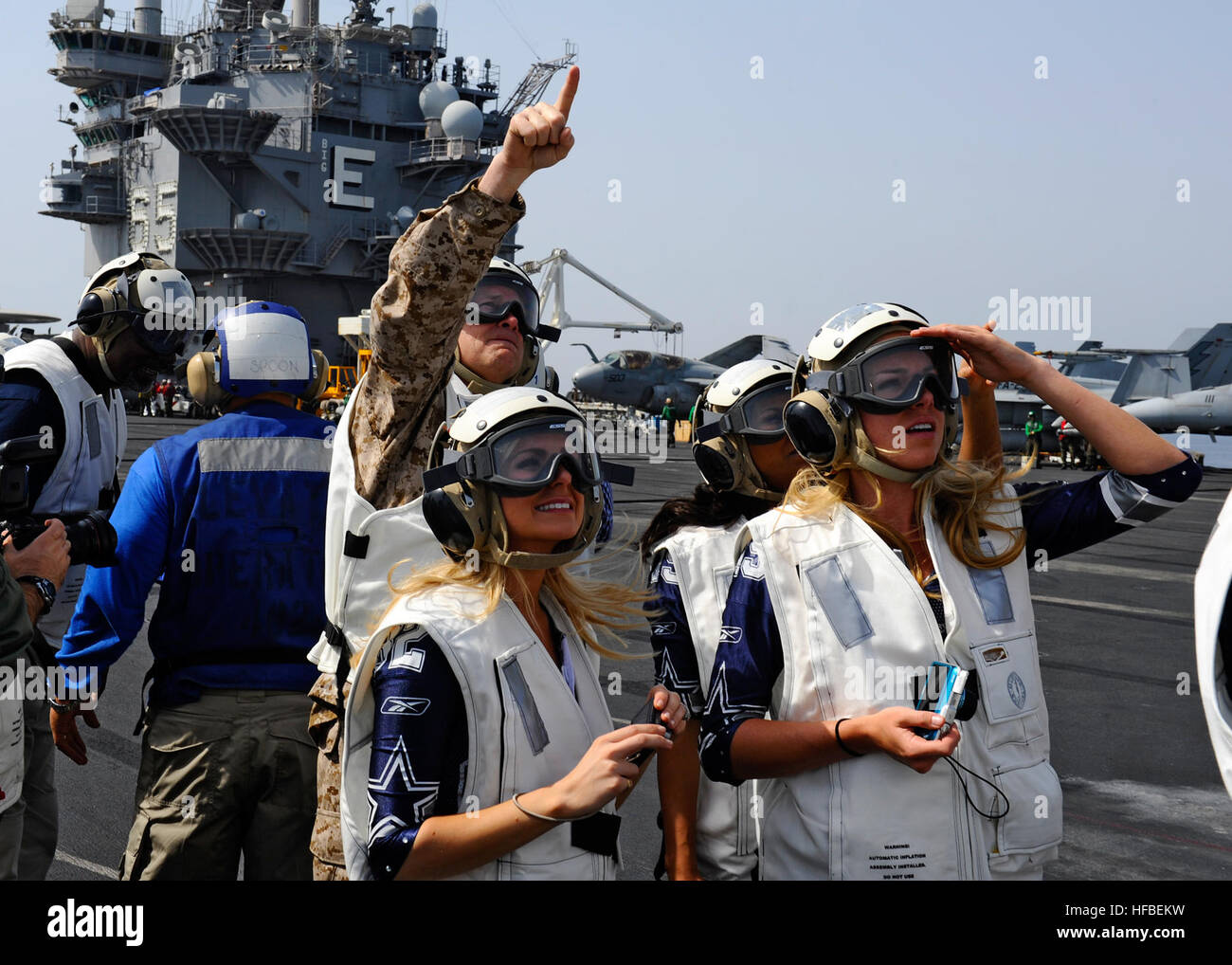 Dallas cowboy cheerleaders hi-res stock photography and images - Alamy