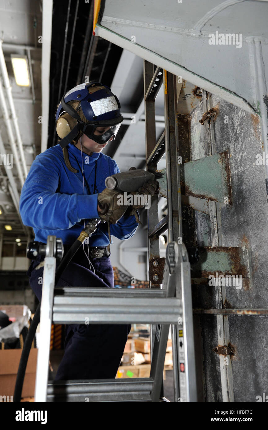 Jennifer needle hi-res stock photography and images - Alamy