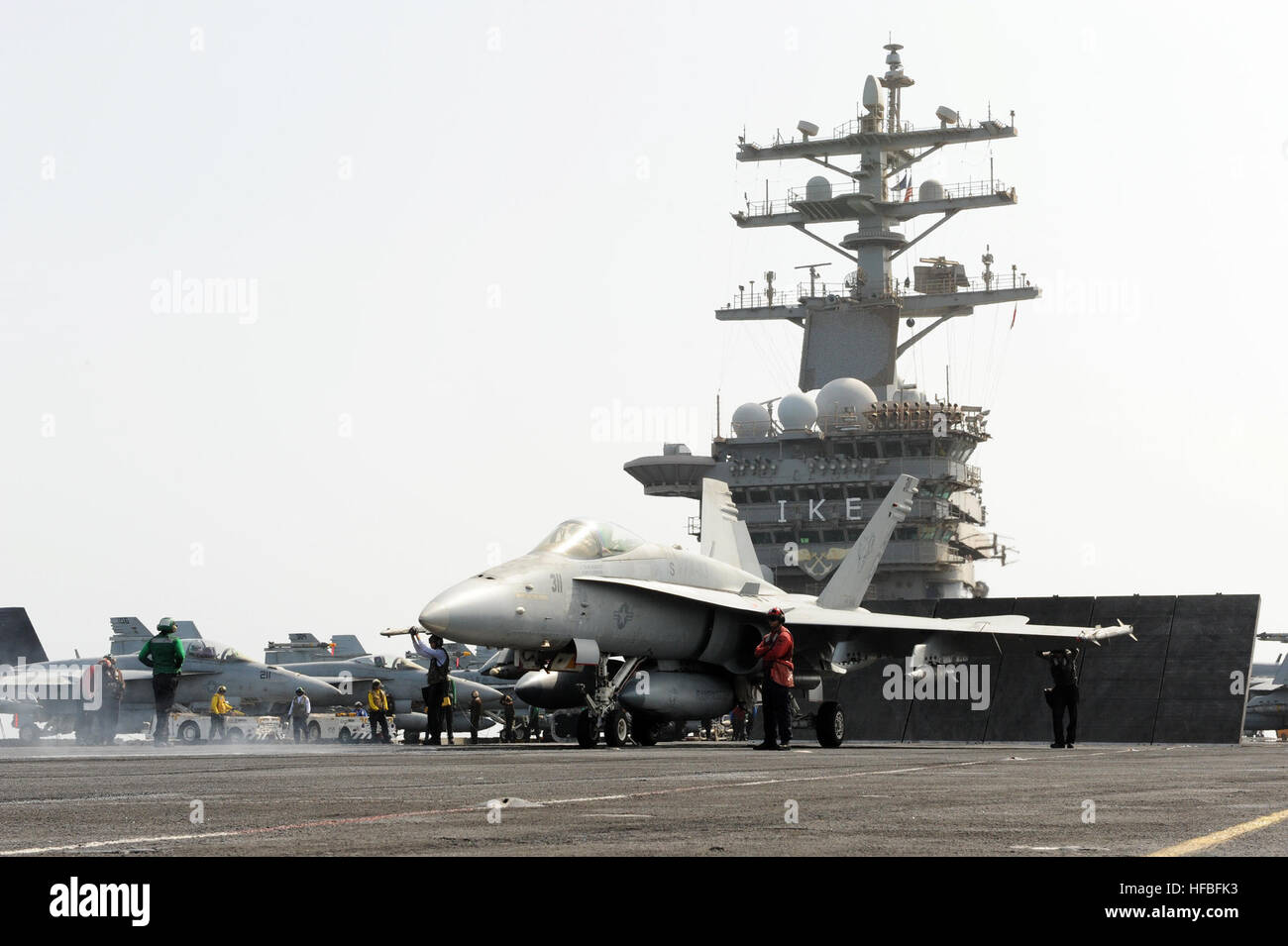 120820-N-GC639-052 ARABIAN SEA (Aug. 20, 2012) An F/A-18C Hornet ...