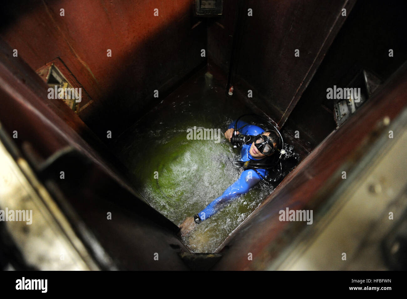 120702-N-IZ904-105 MINA SALMAN PIER, Bahrain (July 2, 2012) Navy Diver ...
