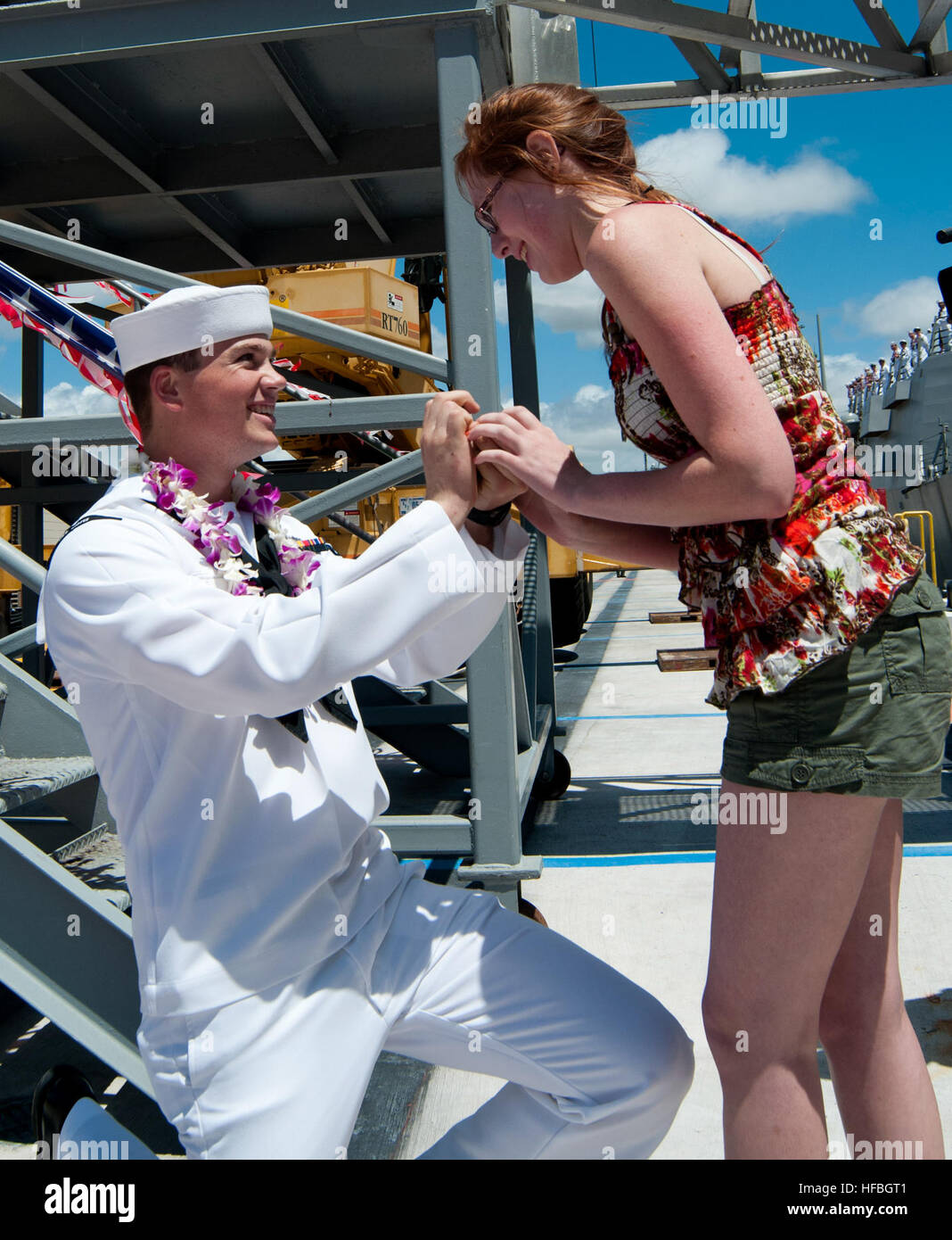 Serviceman and his girlfriend hi-res stock photography and images - Alamy