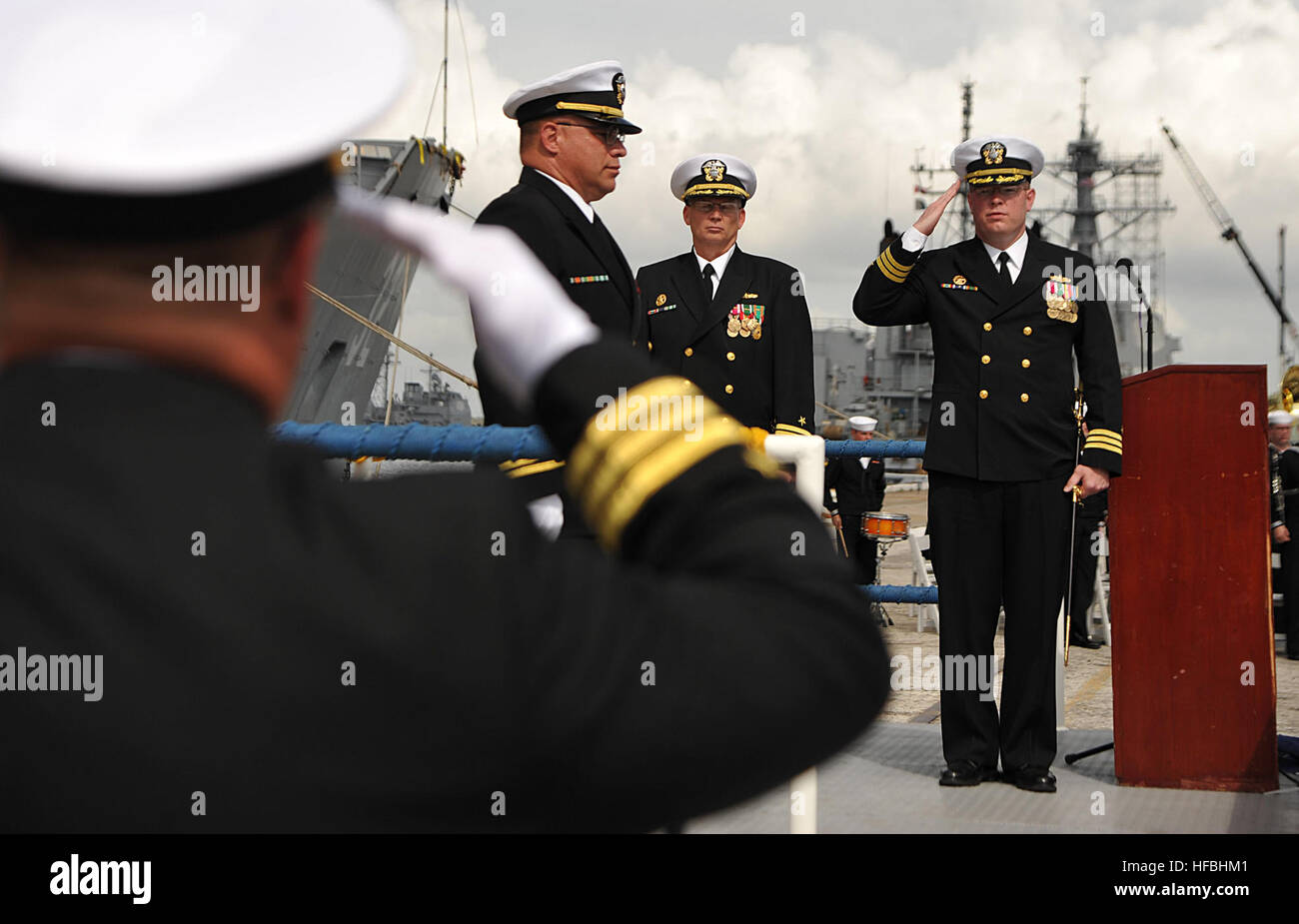 Uss john l hall hi-res stock photography and images - Alamy