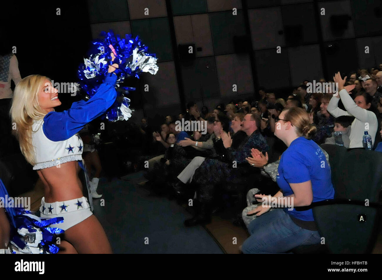 Dallas cowboy cheerleaders hi-res stock photography and images - Alamy