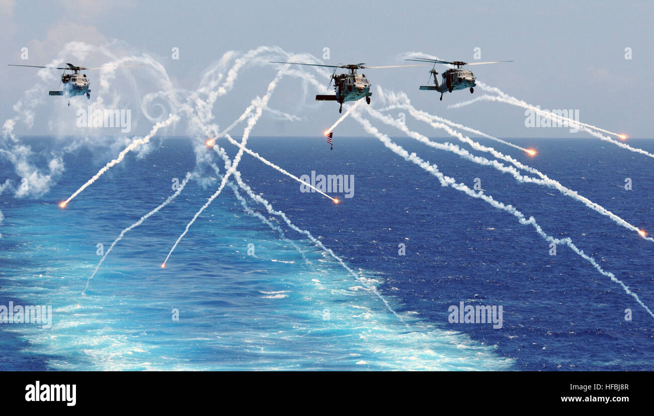 120802-N-MH210-279 ATLANTIC OCEAN (Aug. 2, 2012) MH-60S Seahawk ...