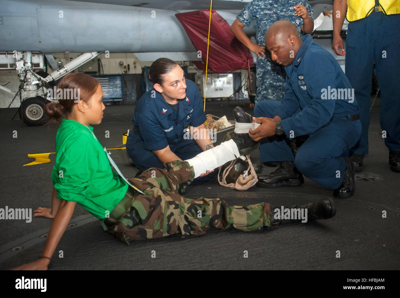 Leg splint war hi-res stock photography and images - Alamy