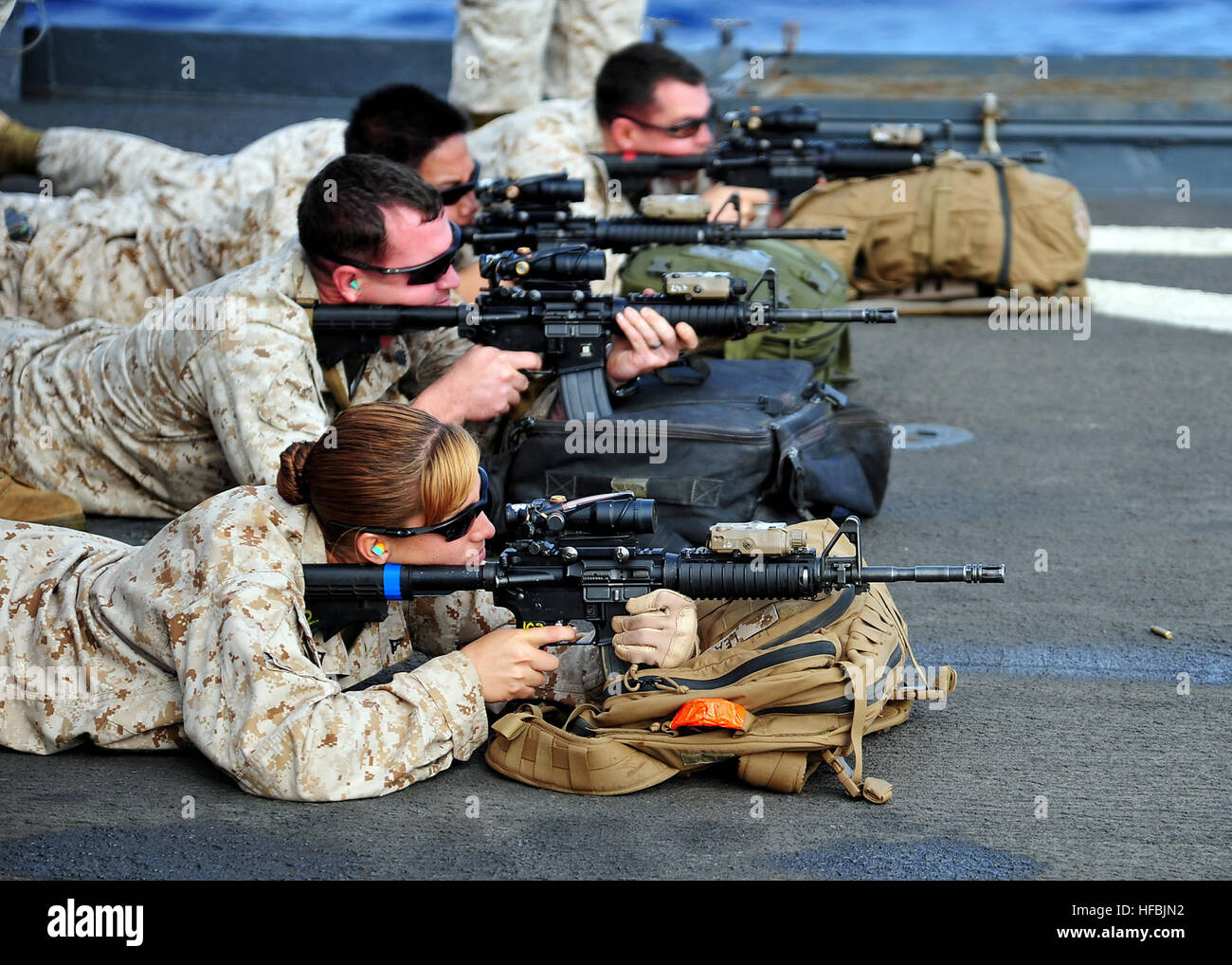 PACIFIC OCEAN (Sept. 22, 2012) Marines assigned to the 15th Marine ...