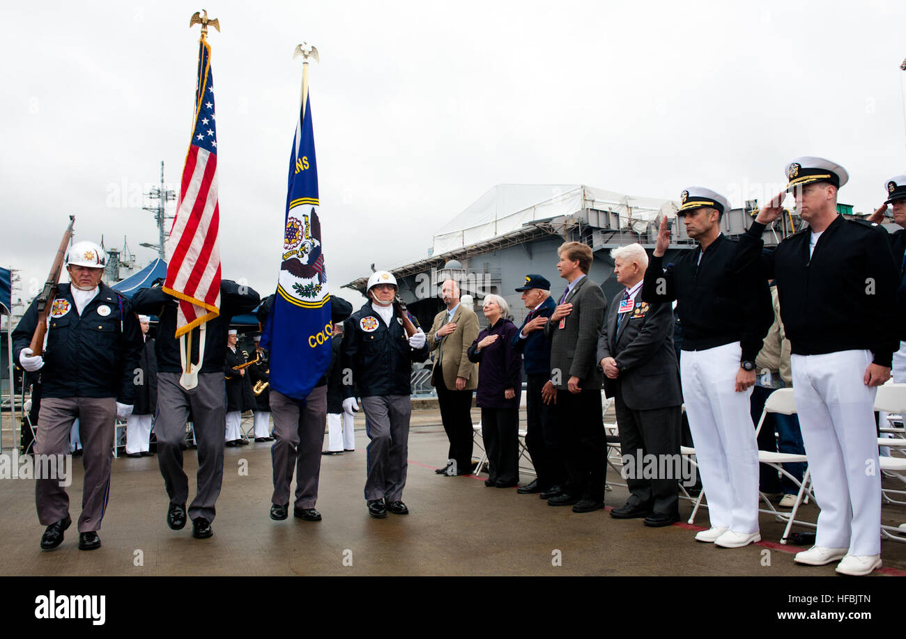 120604-N-OY799-036 BREMERTON, Wash. (June 4, 2012) Members of the ...