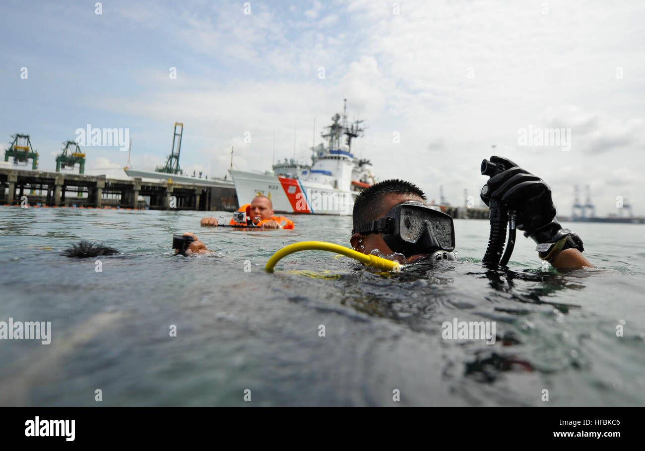 110819-N-KB666-187 PANAMA CITY, Panama (Aug. 19, 2011) Cpl. Pinel ...