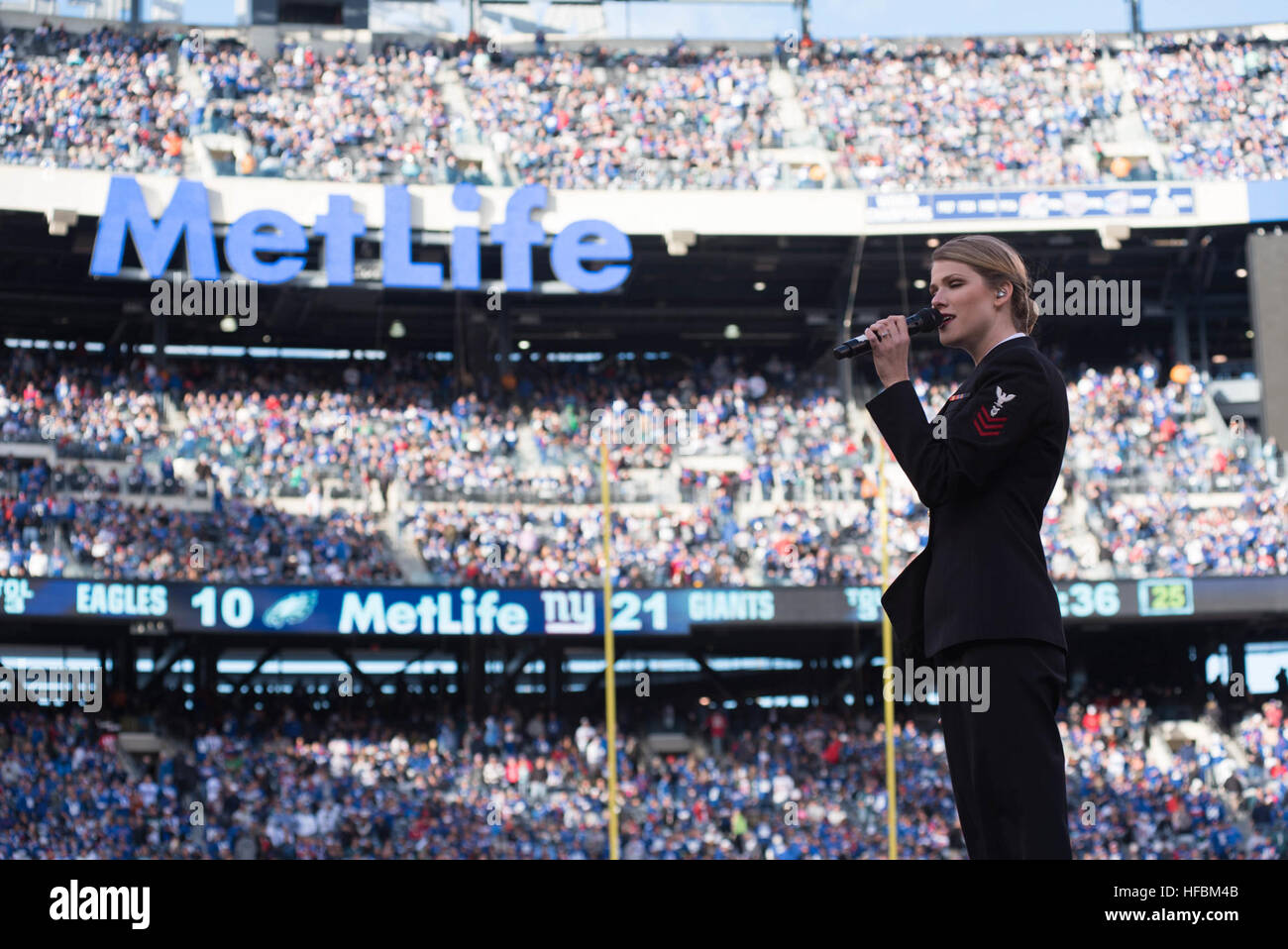 161106-N-HG258-099 East Rutherford, N.J. (November 6, 2016) Alto ...