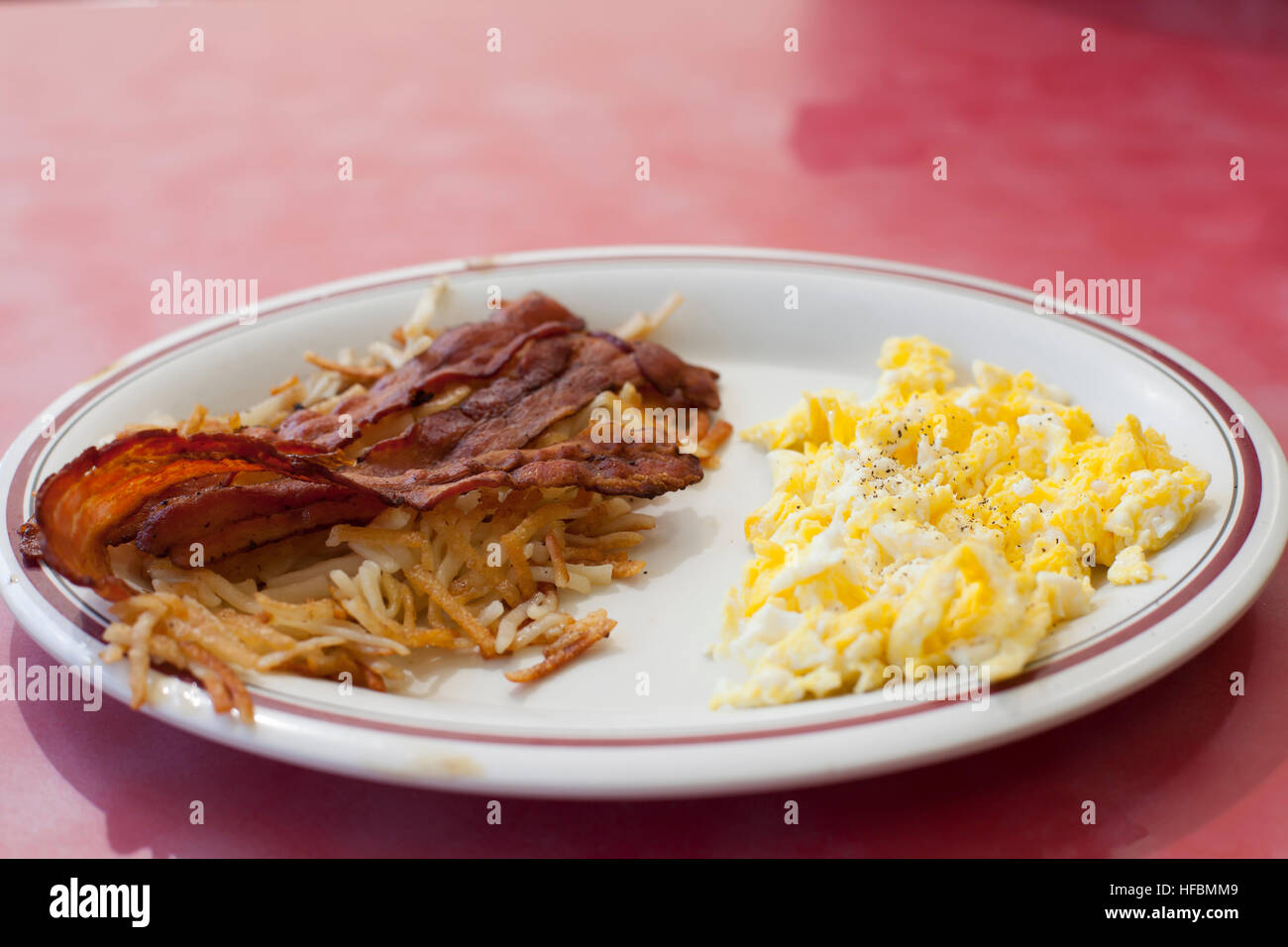Breakfast plate of bacon, eggs and hashbrowns Stock Photo - Alamy