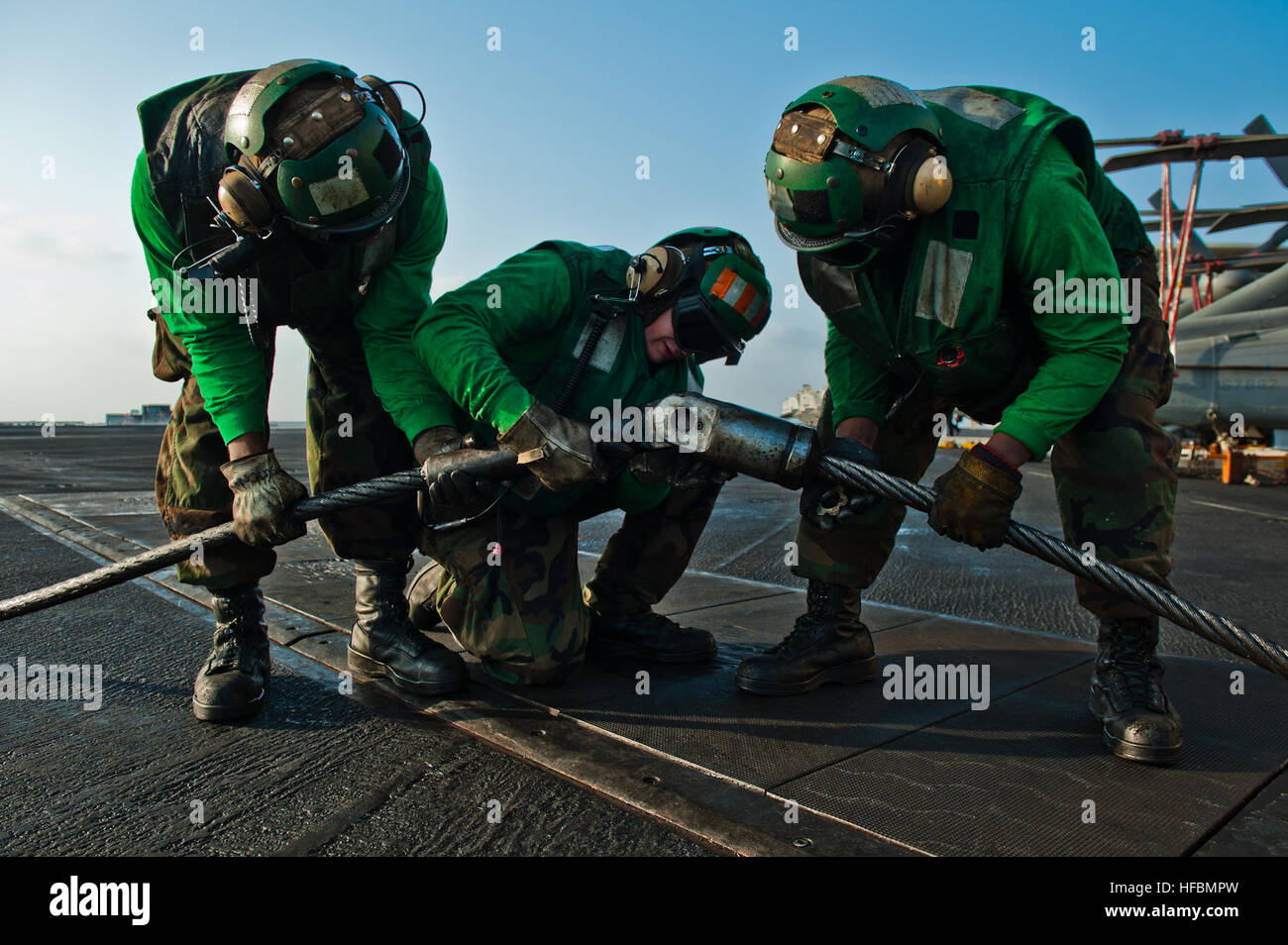 Arresting gear cable hi-res stock photography and images - Alamy