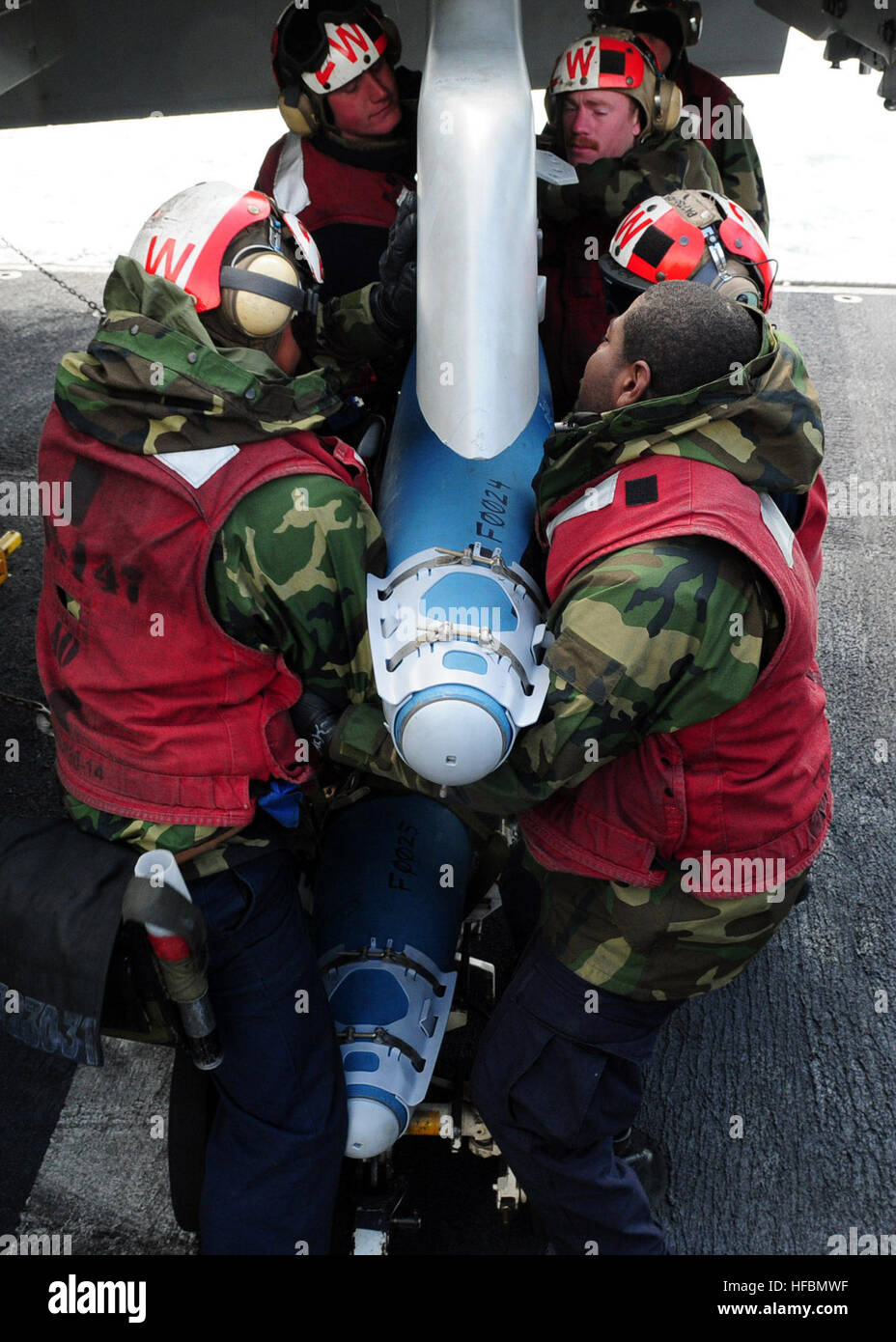 Assigned to strike fighter squadron vfa 147 hi-res stock photography ...