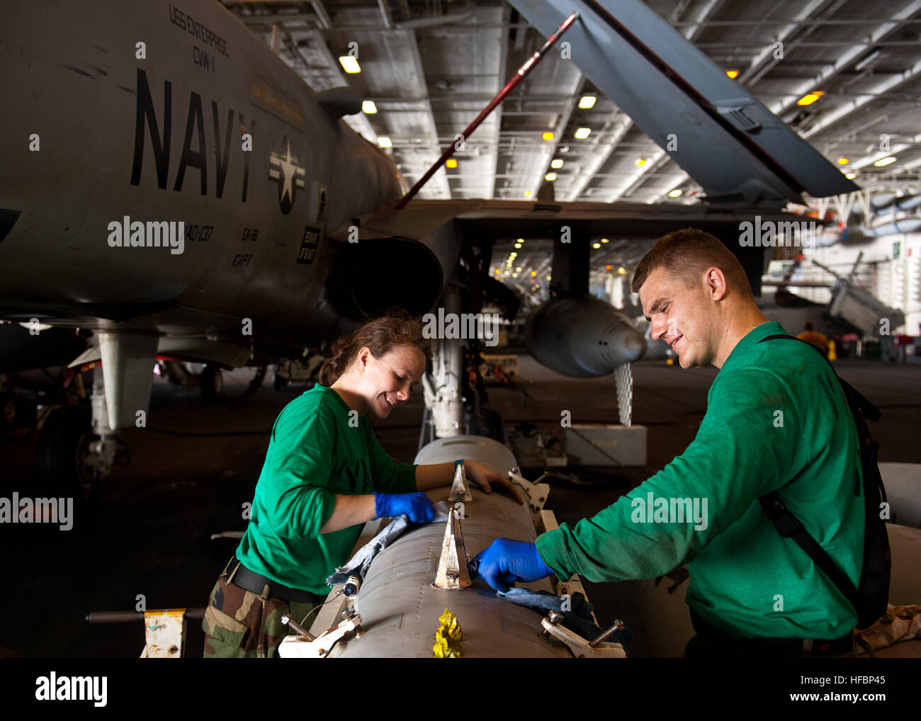 Alq 99 pod hi-res stock photography and images - Alamy