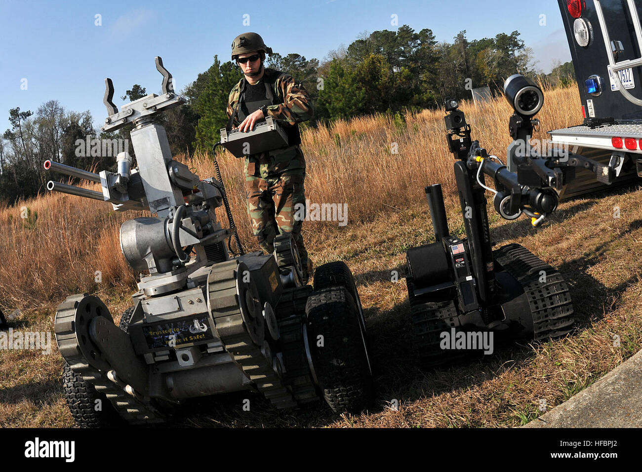 Improvised explosive device car hi-res stock photography and images - Alamy