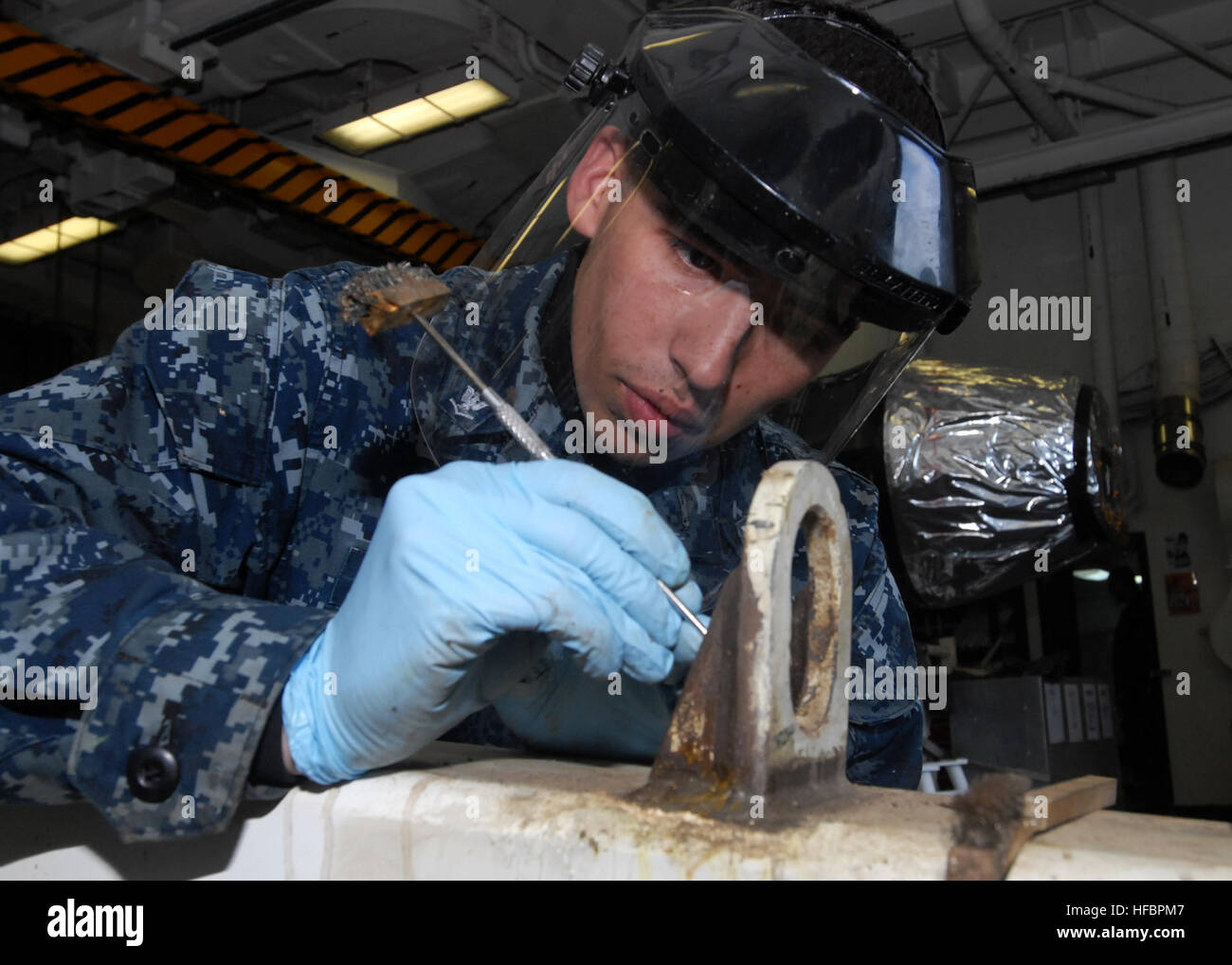 110105-N-8744H-011 PACIFIC OCEAN (Jan. 5, 2011) Aviation MachinistÕs ...
