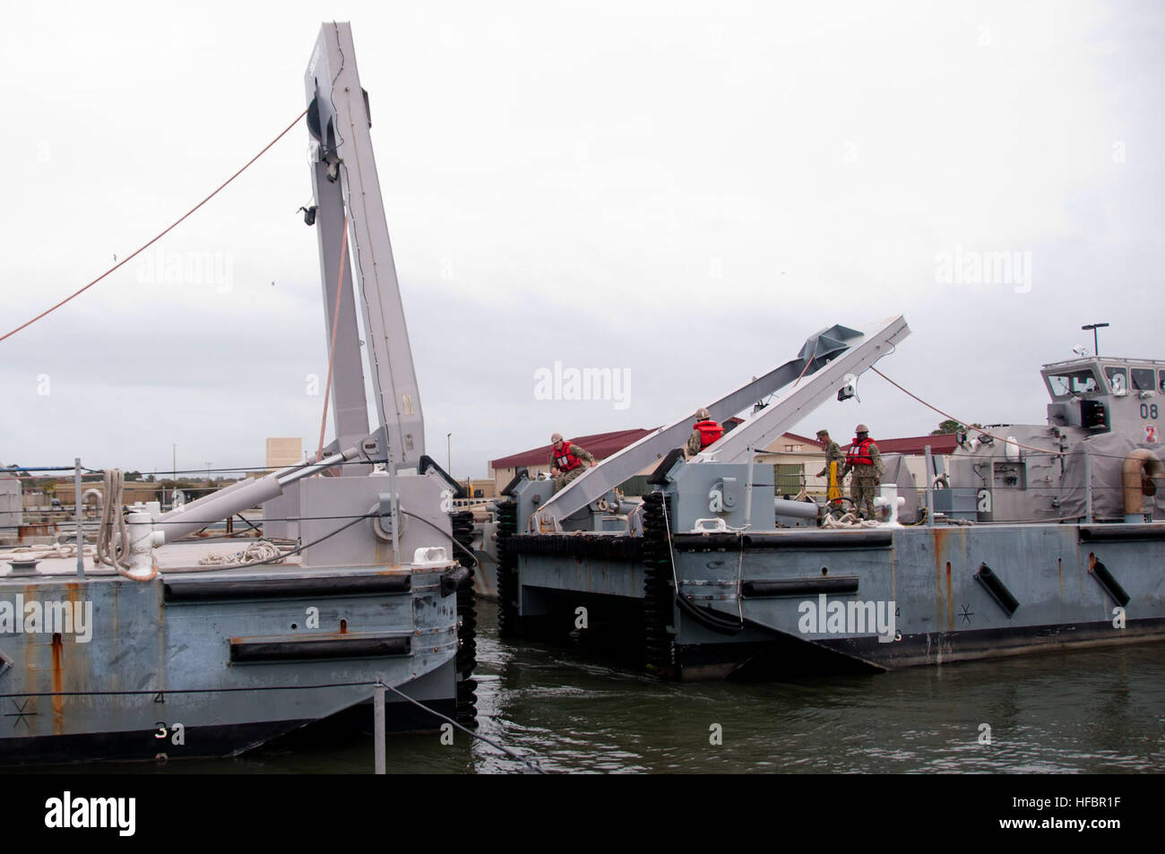 VIRGINIA BEACH, Va. (Oct. 26, 2012) Seabees assigned to Amphibious ...