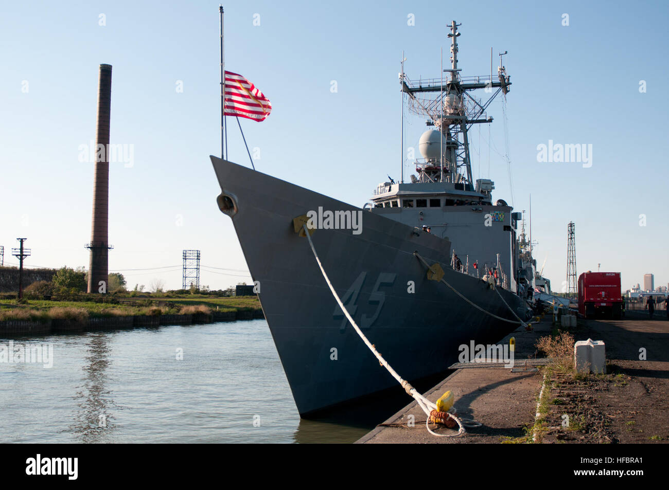 BUFFALO, N.Y. (Sept. 12, 2012) The guided-missile frigate USS De Wert ...