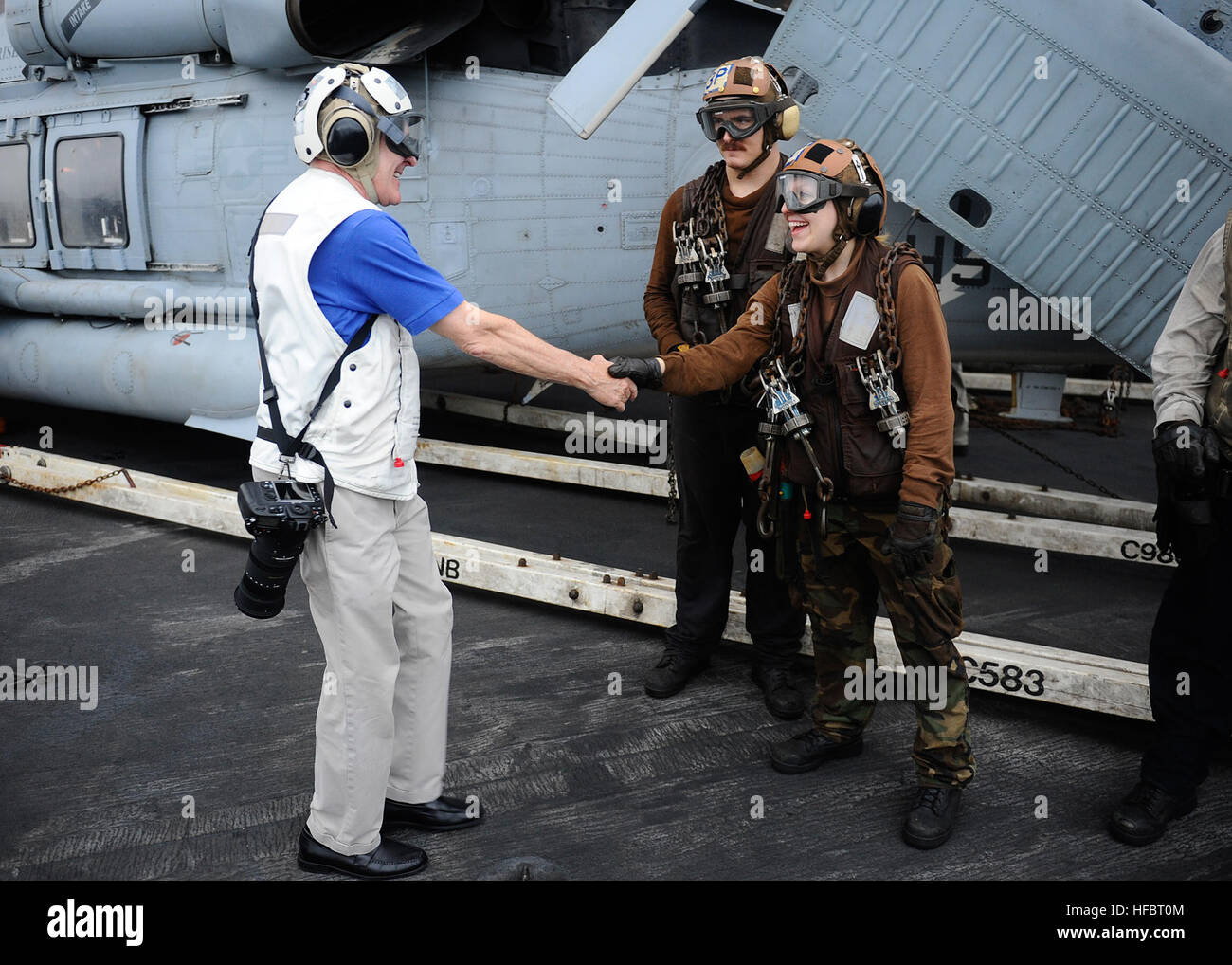 120806-N-FI736-222 ARABIAN SEA (Aug. 6, 2012) Secretary of the Navy ...