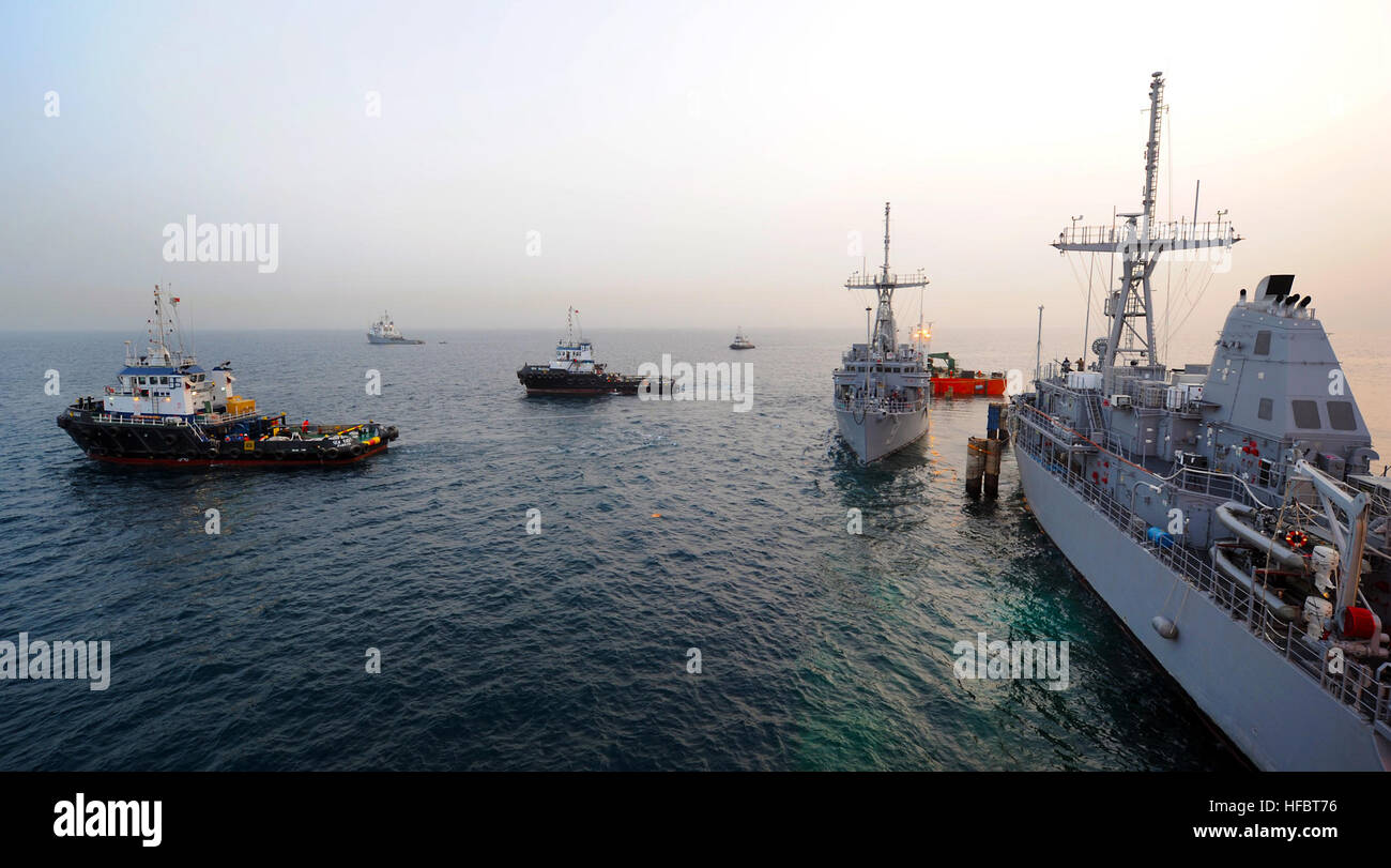 Uss tern hi-res stock photography and images - Alamy
