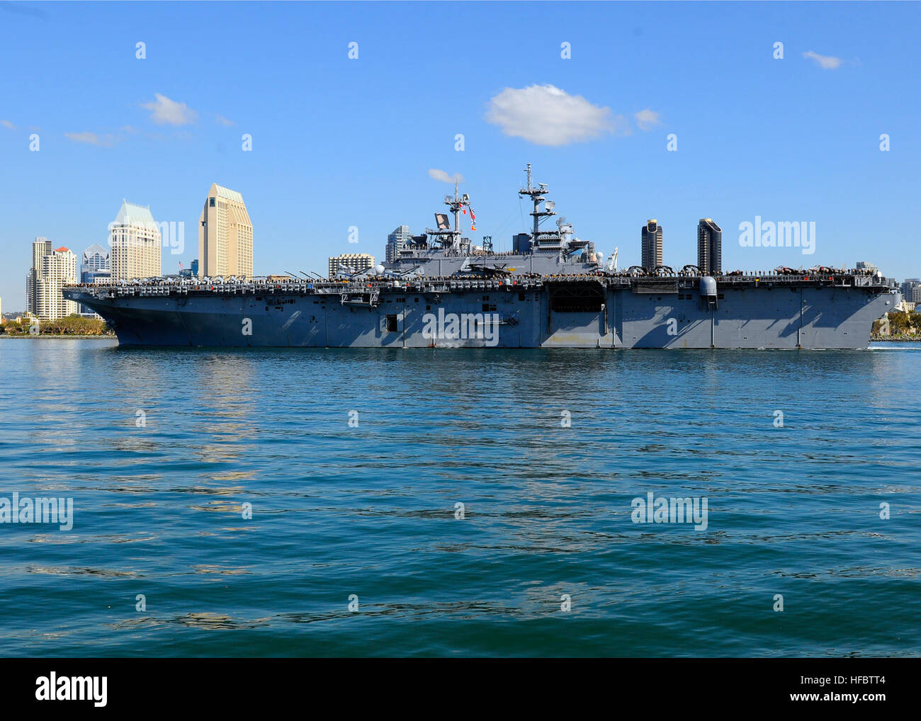 110222-N-3428H-076 SAN DIEGO (Feb. 22, 2011) The amphibious assault ...