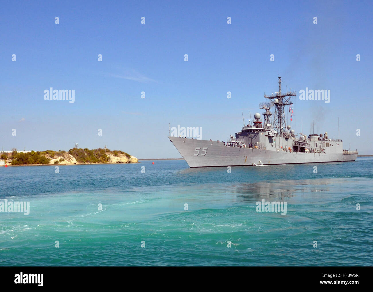 120327-N-WW127-879 GUANTANAMO BAY, Cuba (March 27, 2012) The Oliver ...