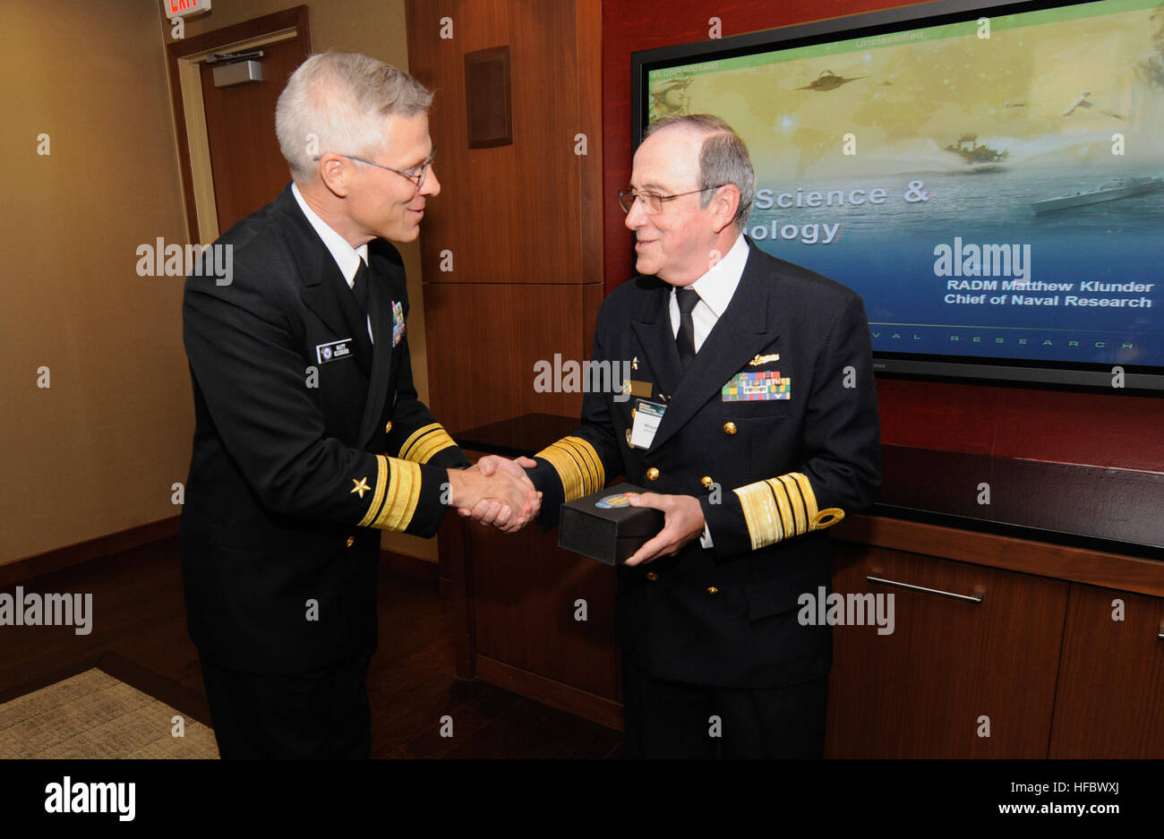 Rear Adm. Matthew Klunder, chief of Naval Research, meets with Adm ...
