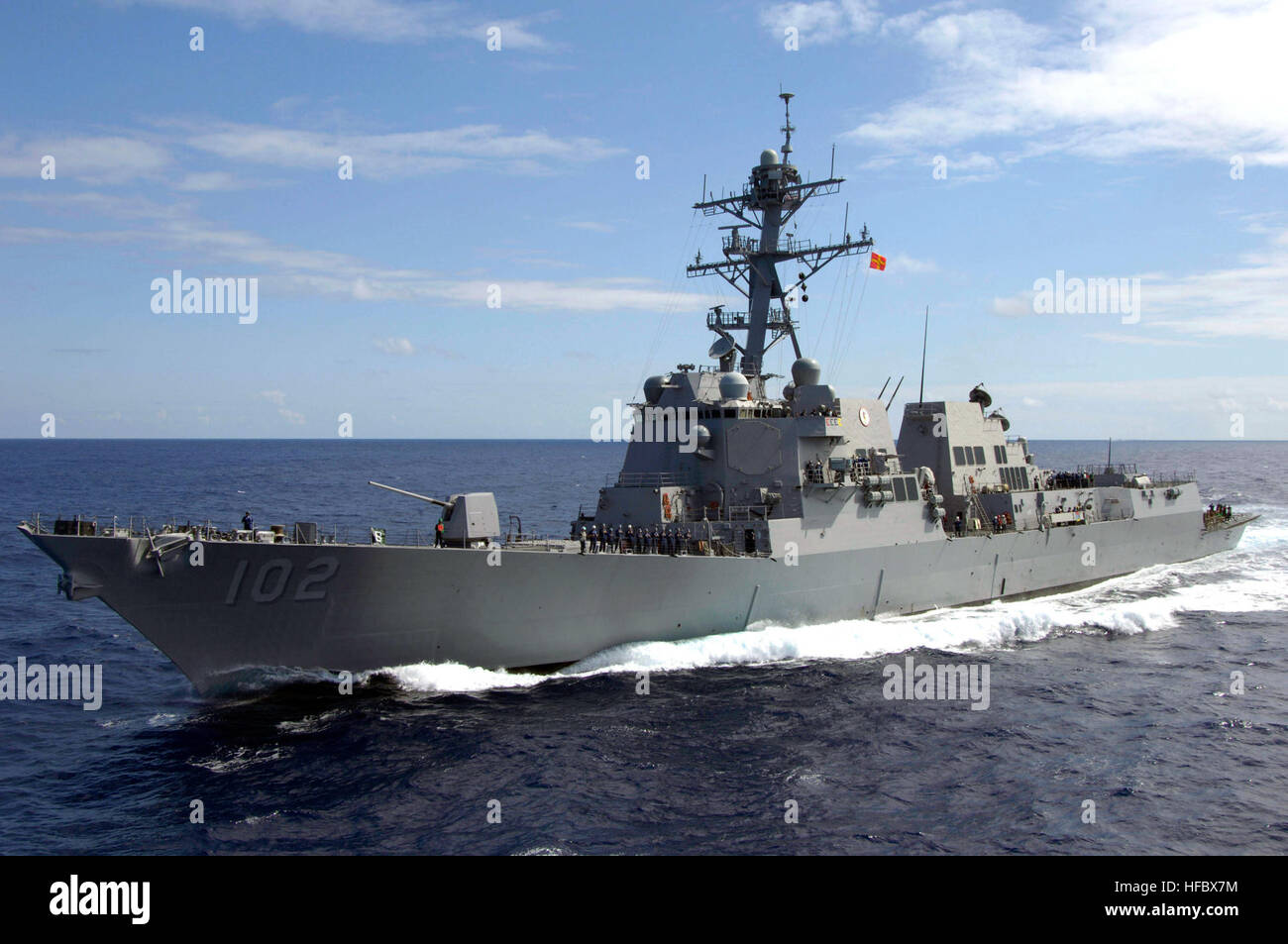 USS Sampson (DDG 102), a guided-missile destroyer, is underway in the ...
