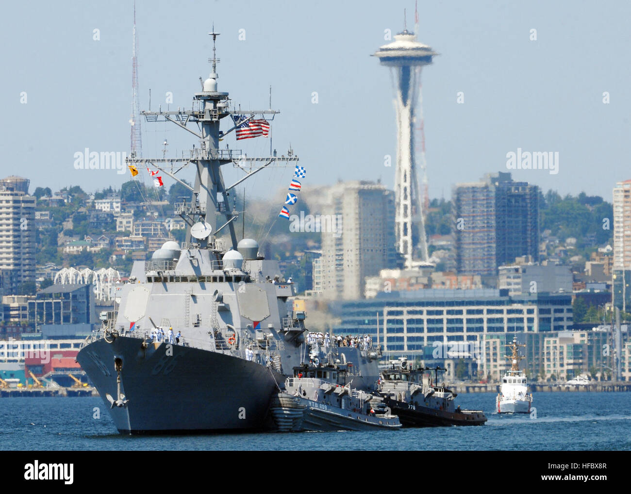 SEATTLE (July 28, 2009) The Arleigh Burke-class destroyer USS Shoup ...