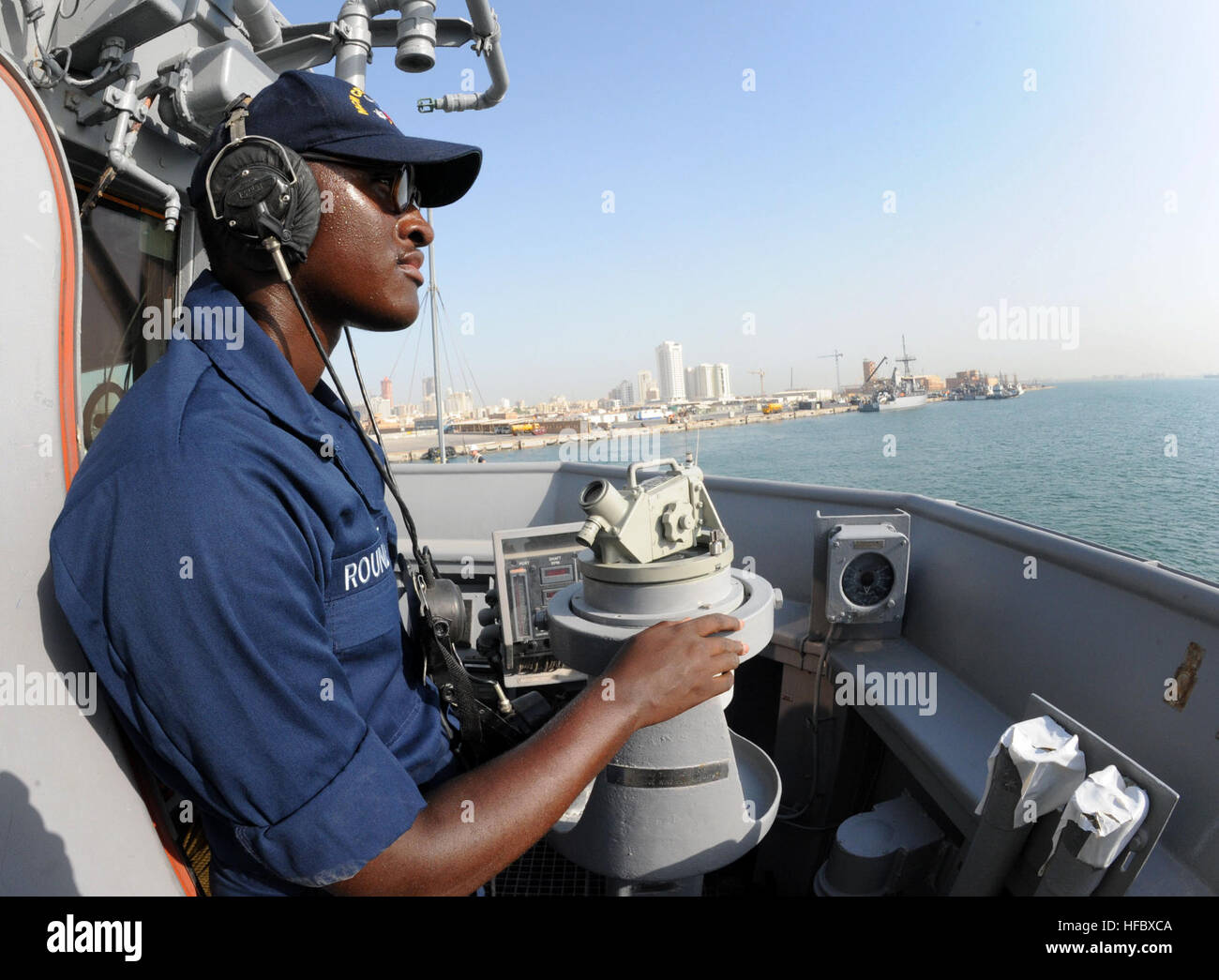 Uss warrior mcm 10 hi-res stock photography and images - Alamy