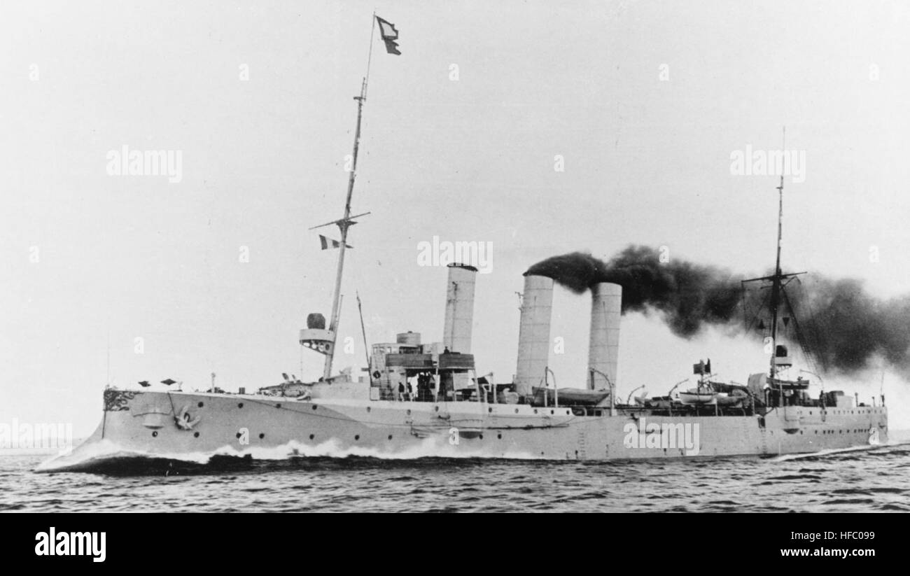 German light cruiser SMS Hamburg underway Stock Photo - Alamy