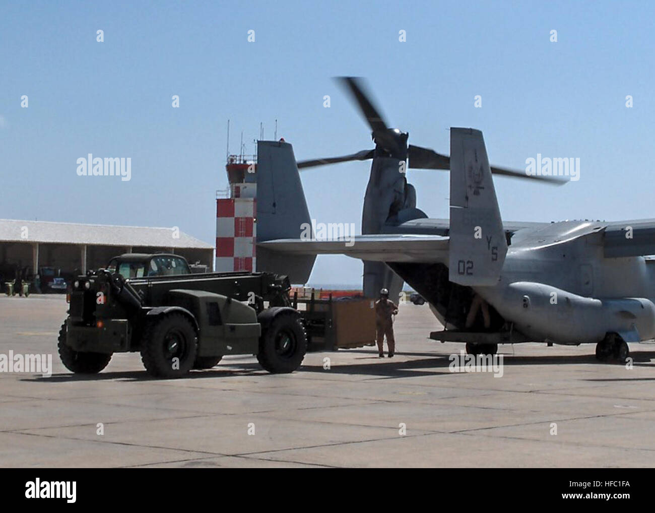 100124-N-QR792-630 (Jan. 24, 2010) Sailors attached to Navy Cargo ...