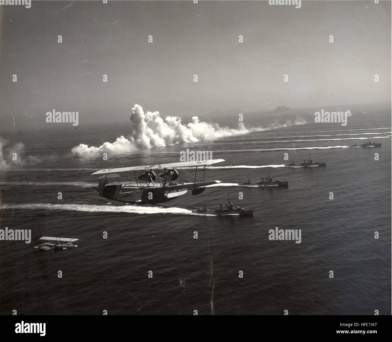 Hall PHs over Farragut class DDs 1936 Stock Photo - Alamy