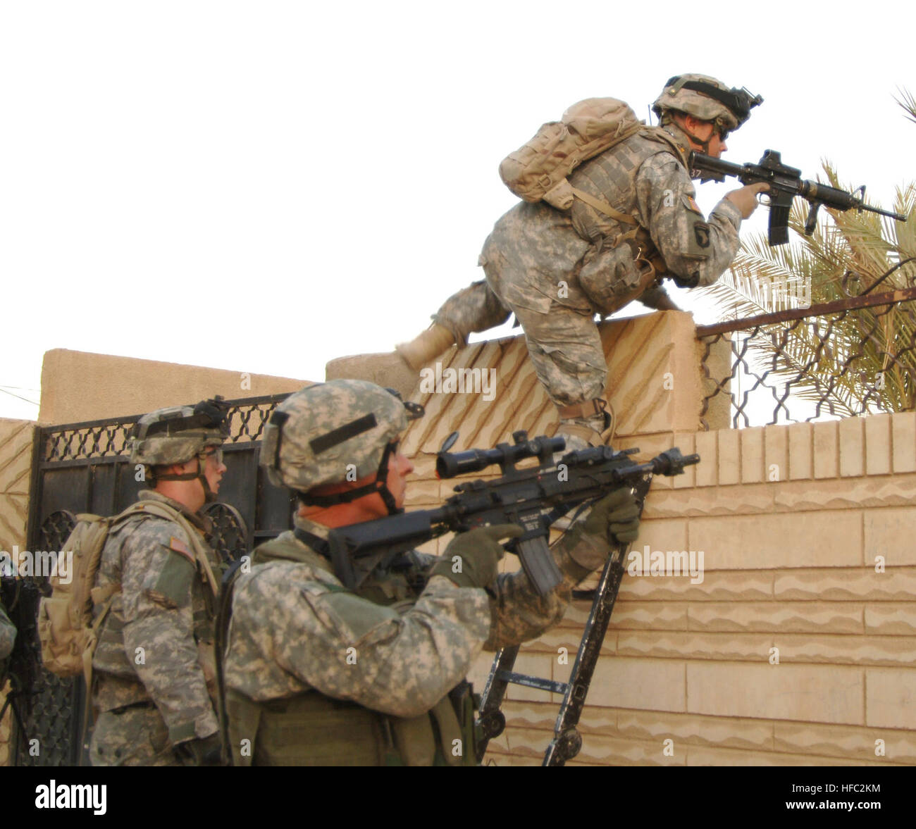 Forward Operating Base Uvanni, Iraq--United States Army soldiers part ...