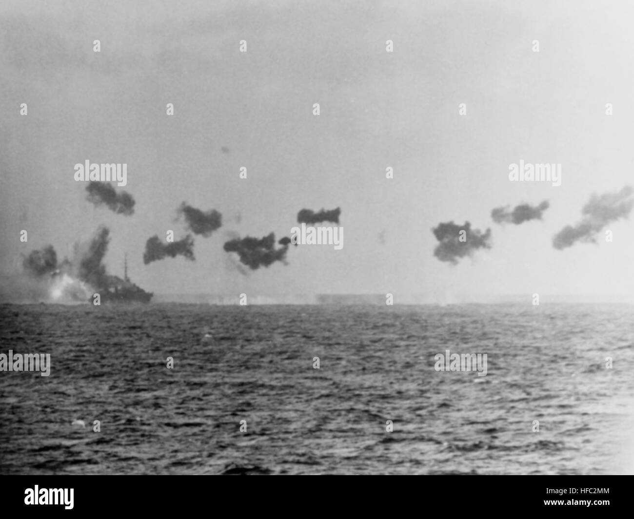 HMAS Arunta (I30) is near-missed by a kamikaze in January 1945 Stock ...
