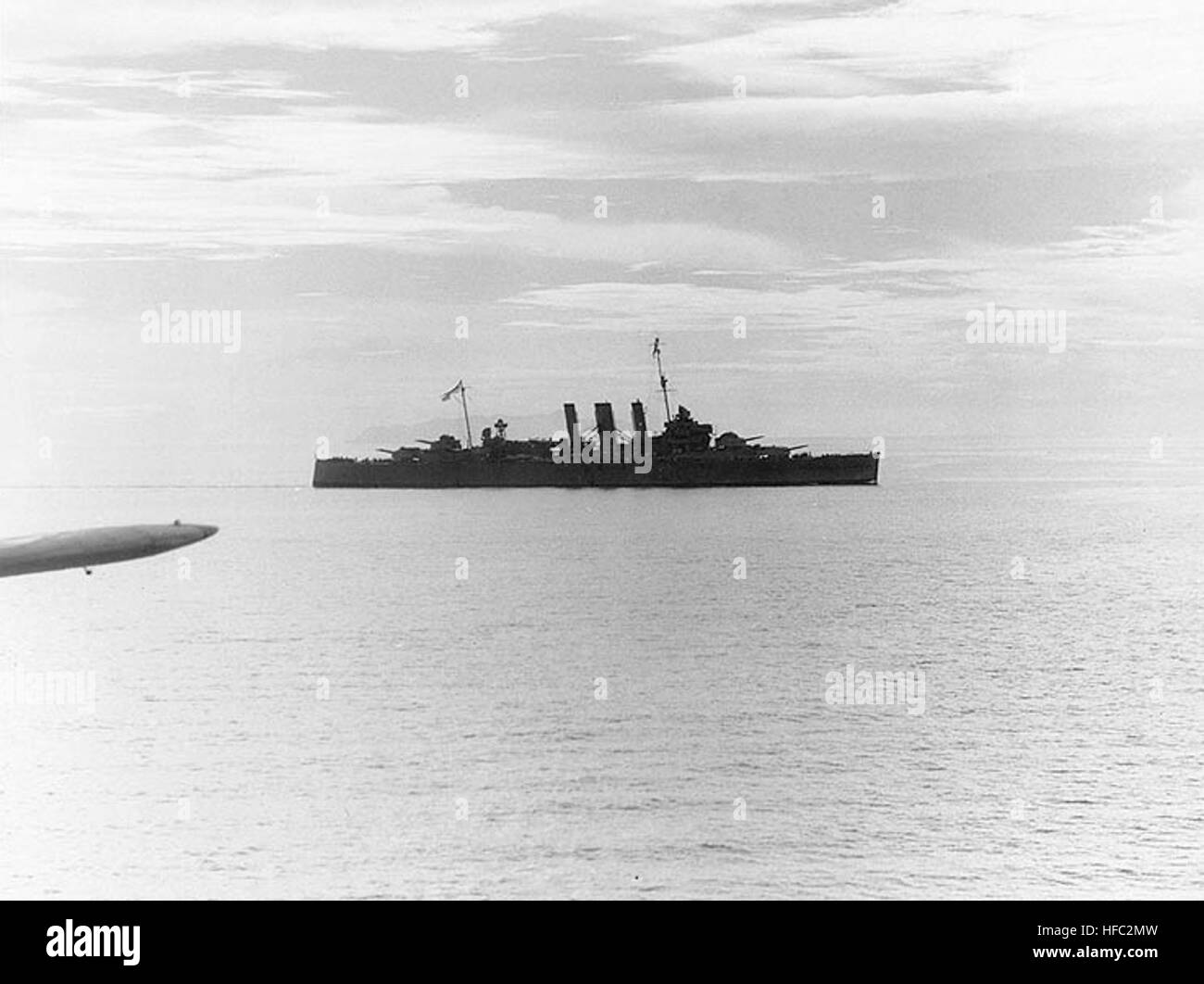 HMAS Australia (D84), an Australian Navy heavy cruiser, underway off ...