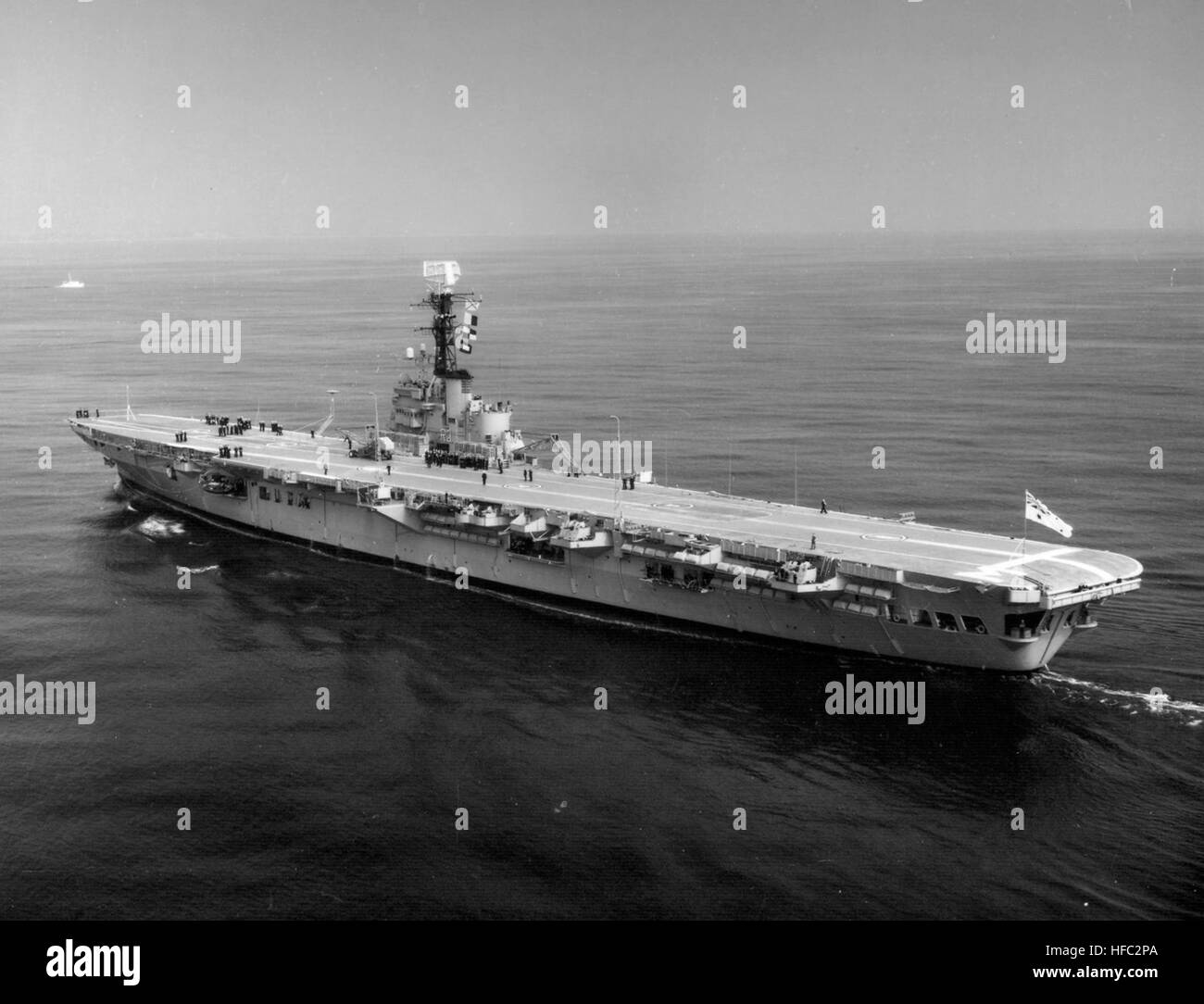 HMAS Melbourne (R21) underway 1967 Stock Photo - Alamy