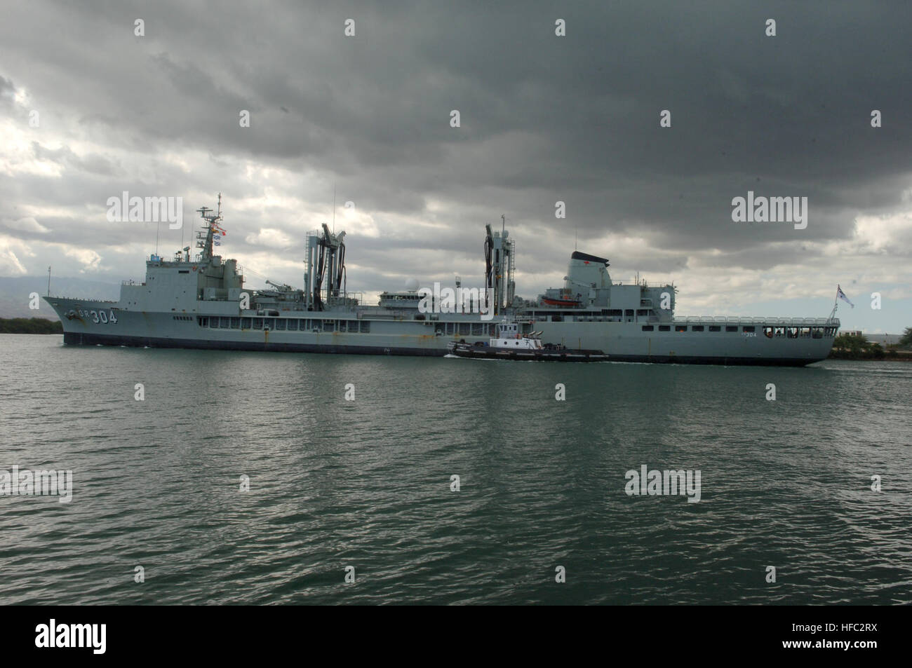 The Royal Australian navy replenishment oiler HMAS Success (AOR 304 ...