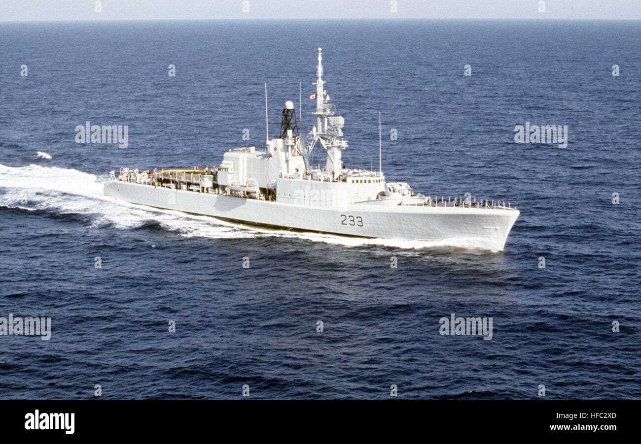 HMCS Fraser (DDH 233) in 1983 Stock Photo - Alamy