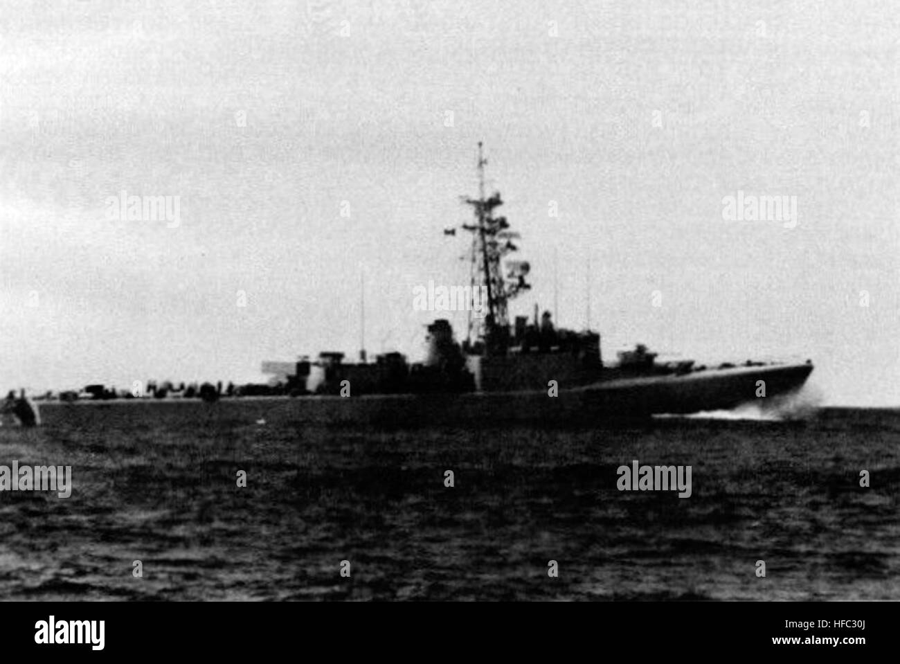 HMCS Restigouche (DDE 257) underway in 1983 Stock Photo - Alamy