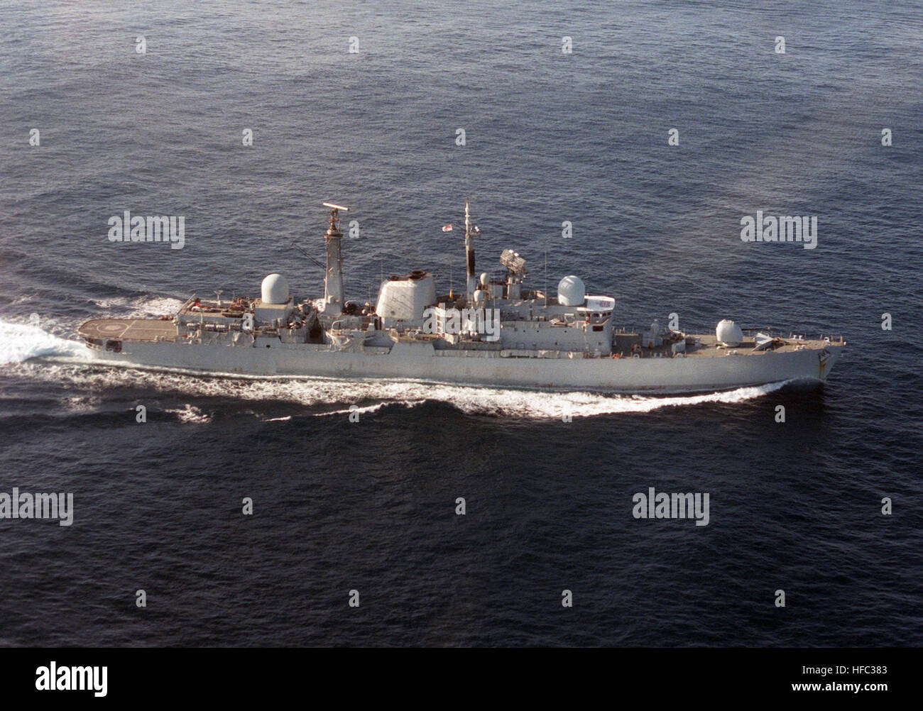 HMS Exeter (D89) underway 1986 Stock Photo - Alamy
