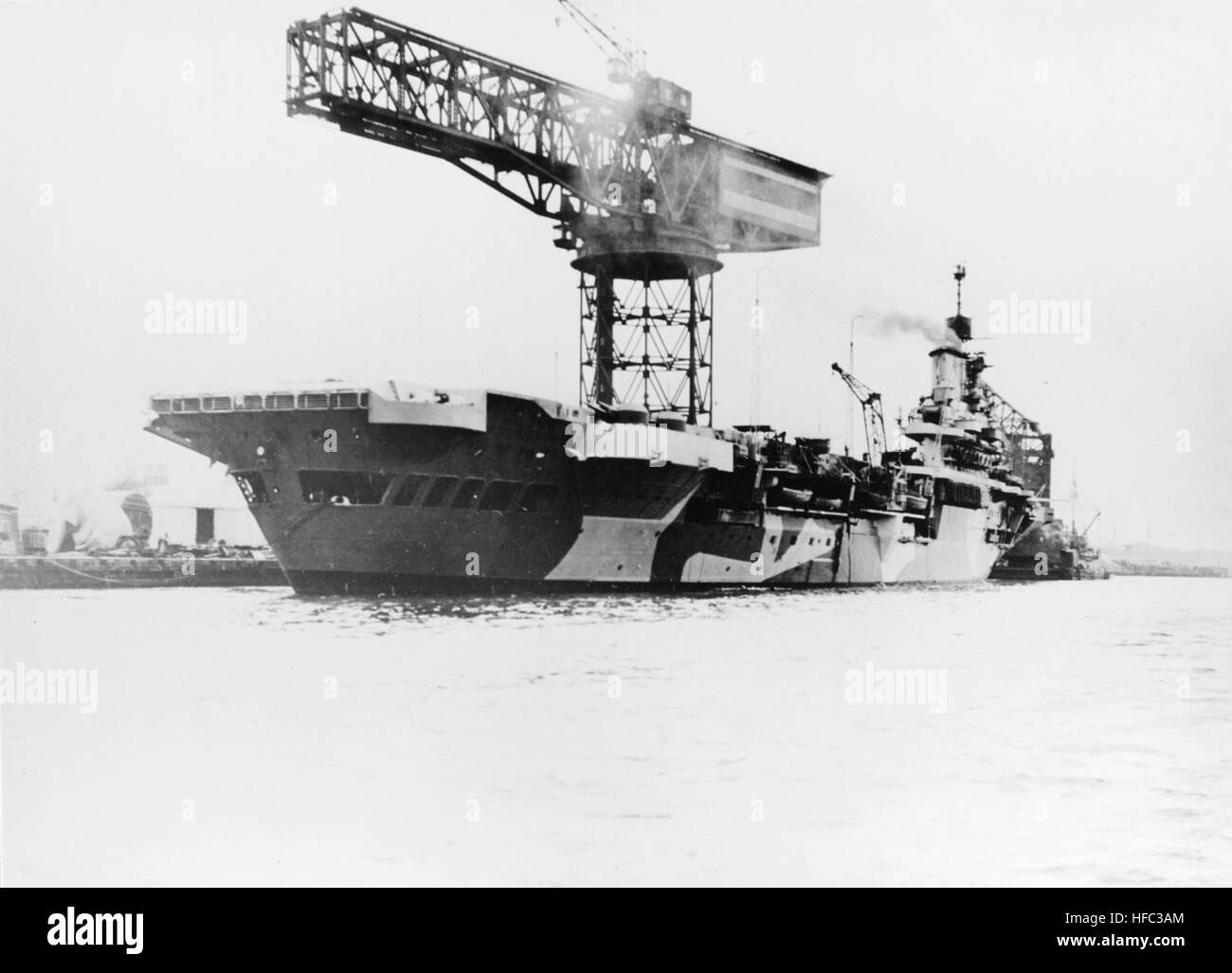 Hms illustrious 87 hi-res stock photography and images - Alamy