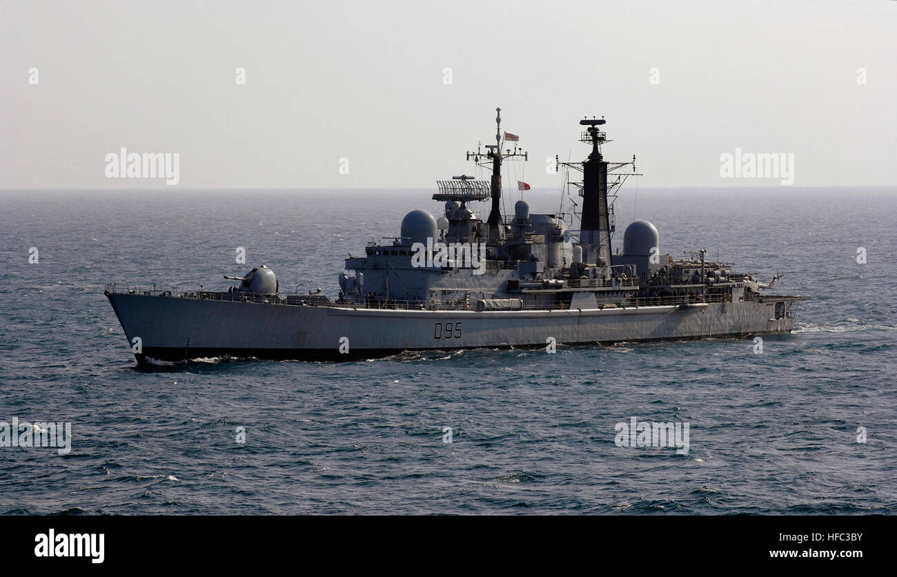 Navy destroyer hms manchester d95 hi-res stock photography and images ...