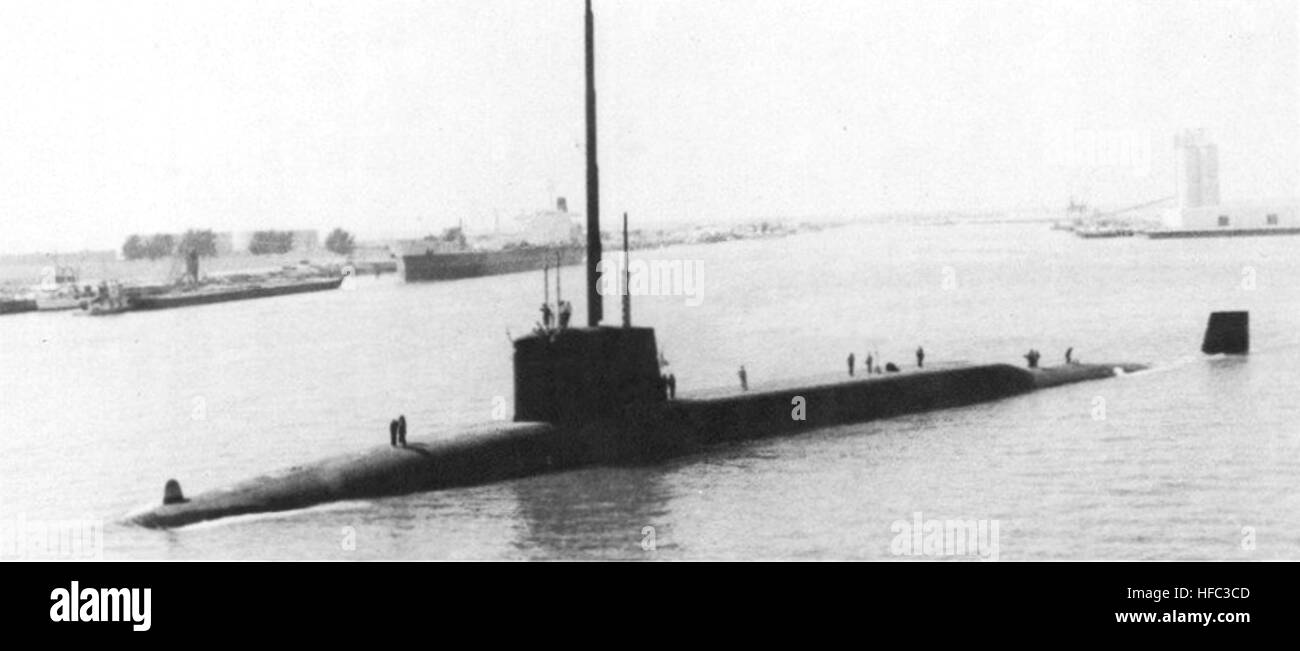 Hms resolution s22 hi-res stock photography and images - Alamy