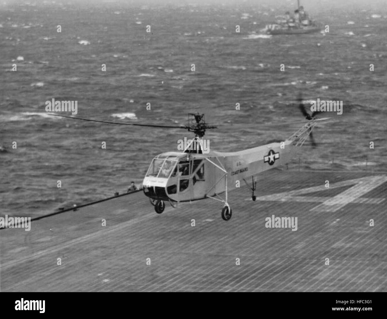 HNS-1 over USS Midway (CVB-41) in Arctic waters 1946 Stock Photo - Alamy