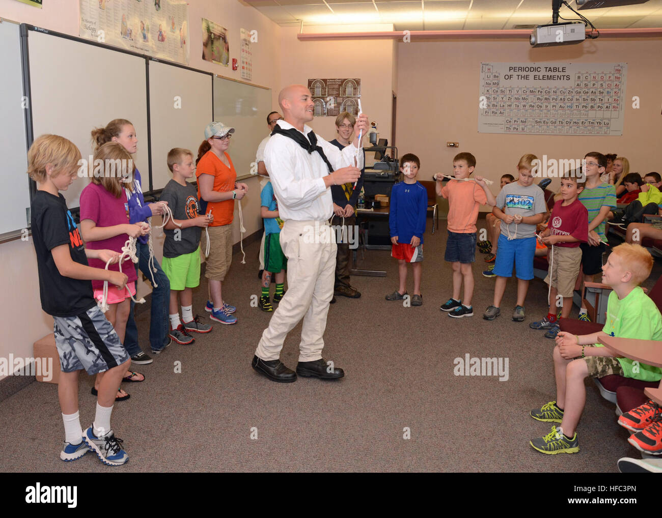 Knots sailors class hi-res stock photography and images - Alamy