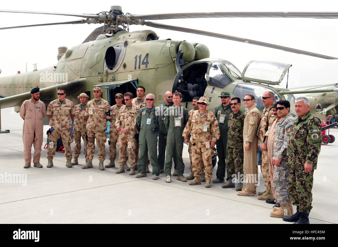 Commanding general of combined forces command afghanistan hi-res stock ...