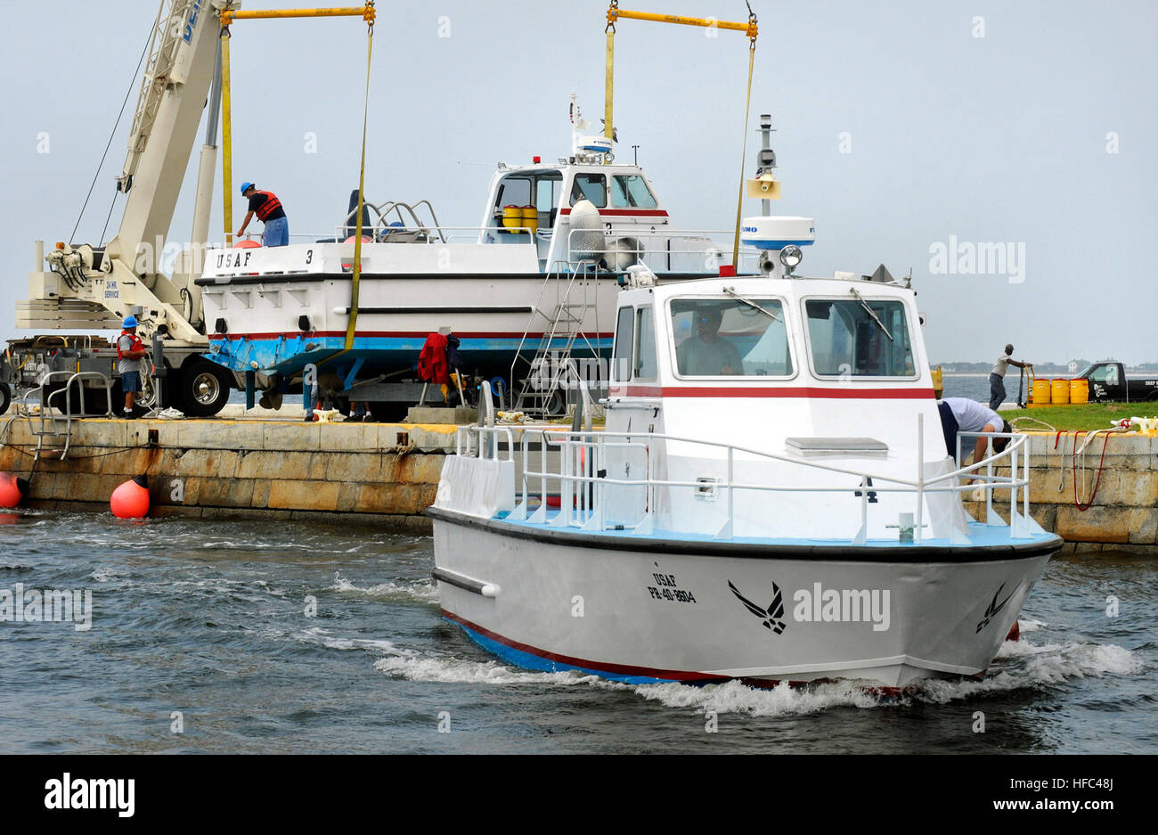 U s air force 41 foot monarch parasail boat hi-res stock photography ...
