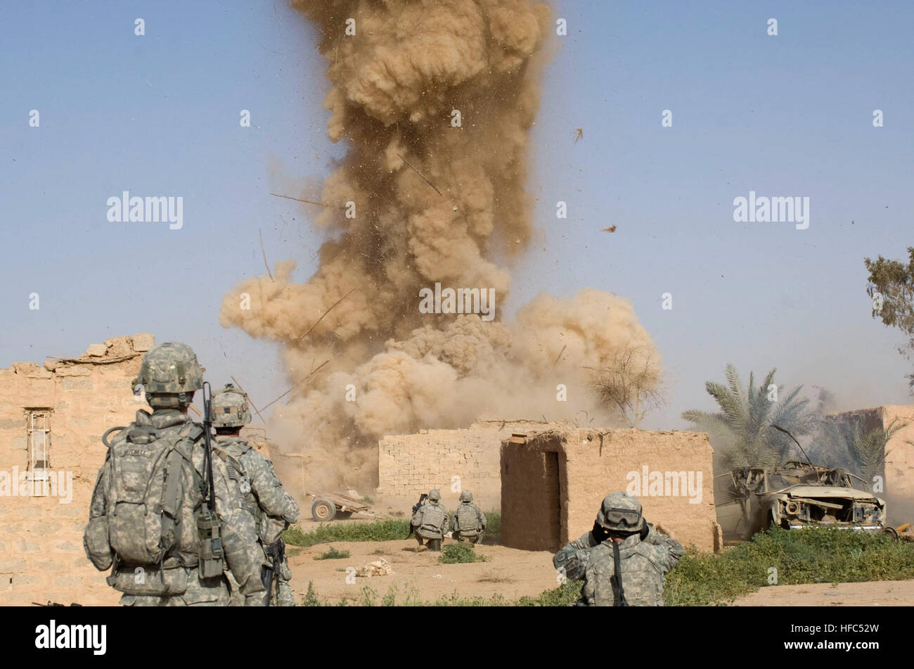 U.S. Soldiers from Green Platoon, 1st Battalion, 24th Infantry Regiment ...
