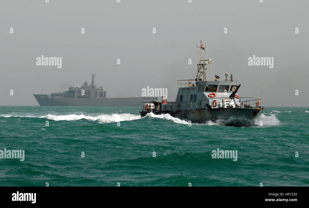 Al amaya oil terminal kaaot hi-res stock photography and images - Alamy