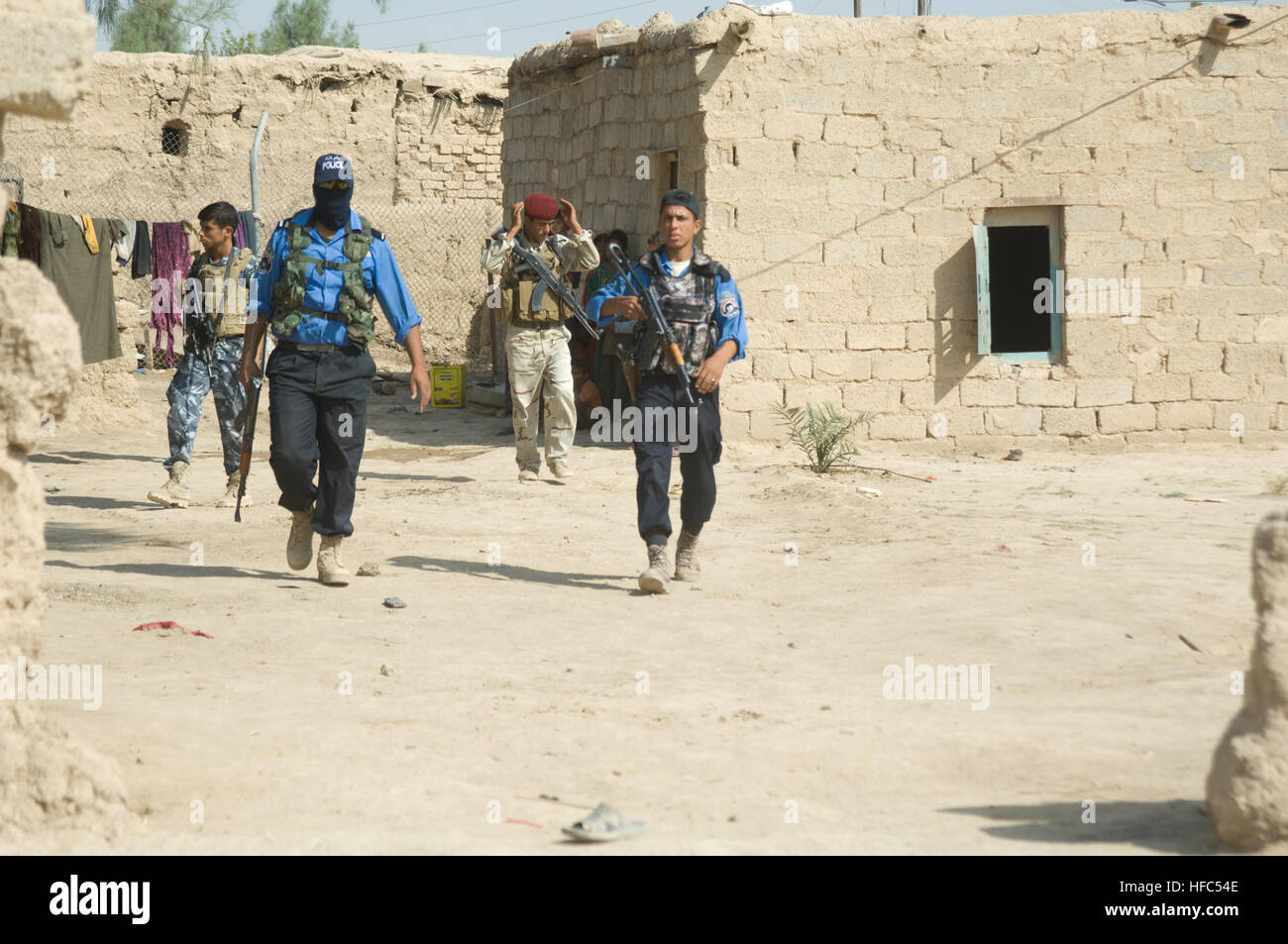 Eod iraq army soldiers hi-res stock photography and images - Alamy